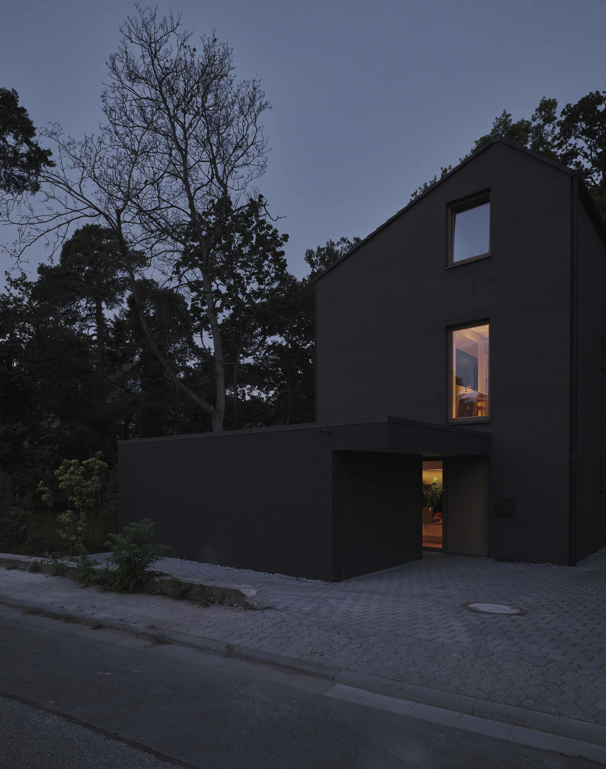 Gallery of Black House / HGA Henning Grahn Architektur + Marc Flick ...