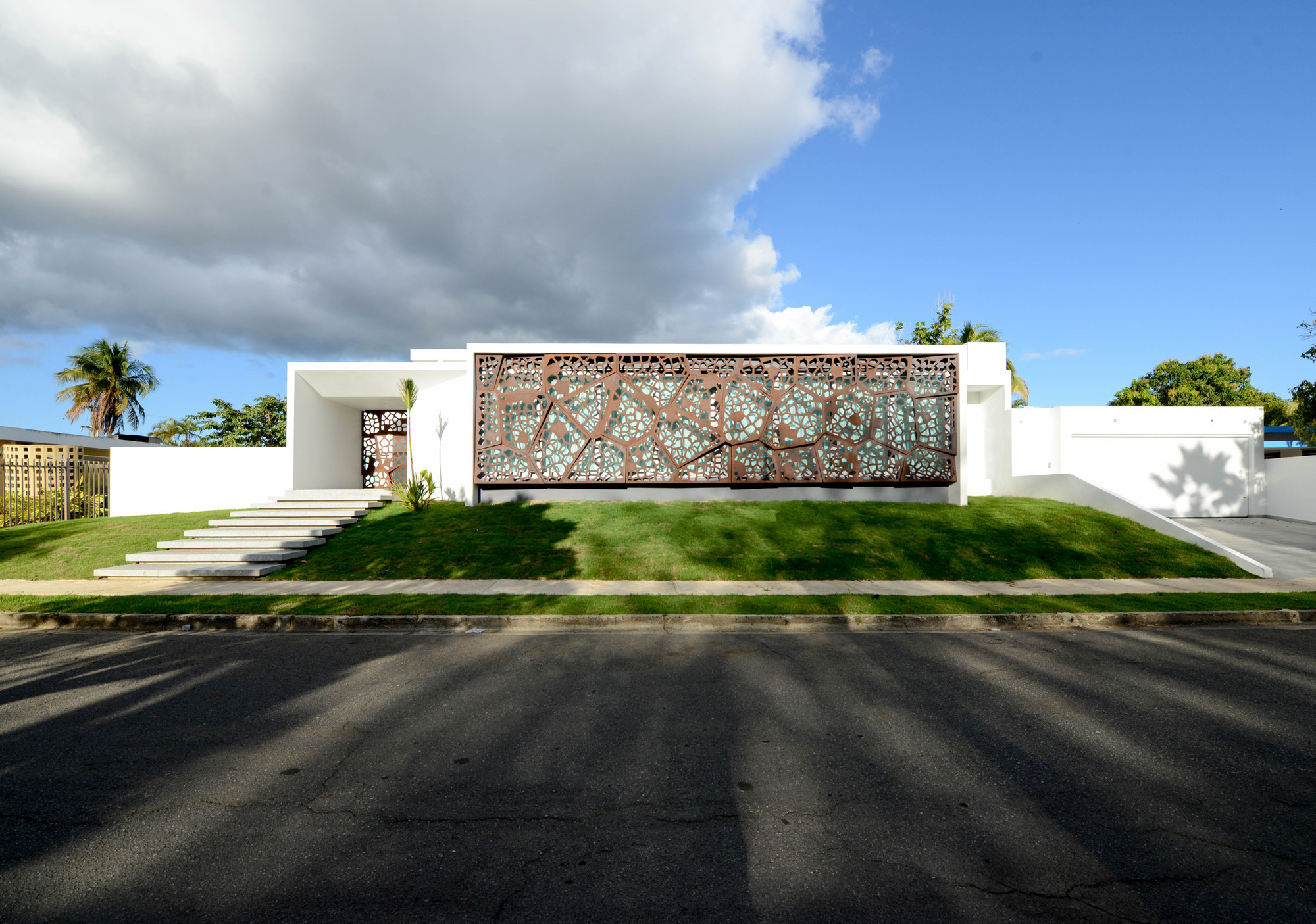 Gallery of Tropical Modernism: Puerto Rico's New Homes, Hotels and ...