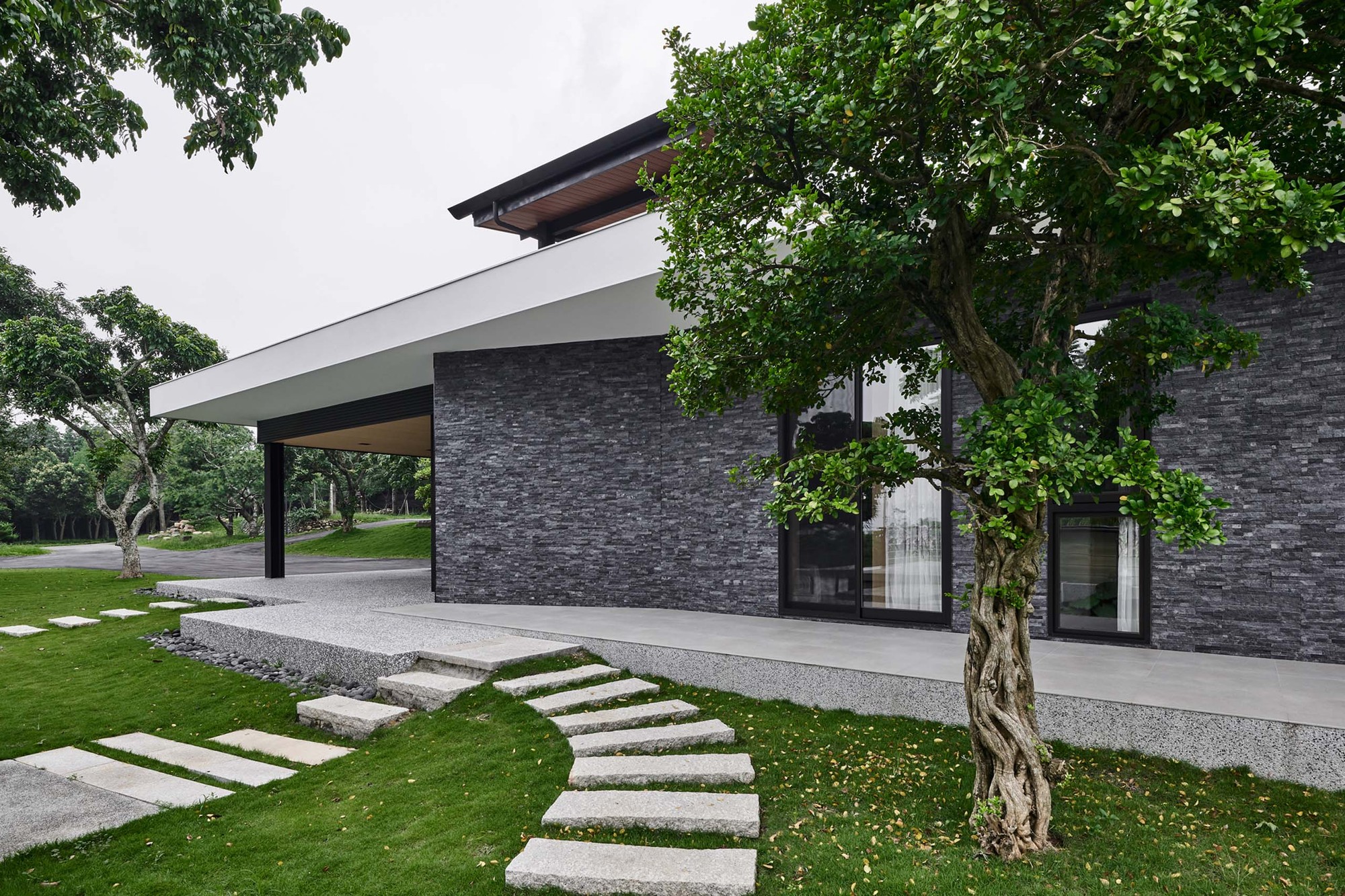 Gallery of House of Platforms / YD Architects - 8