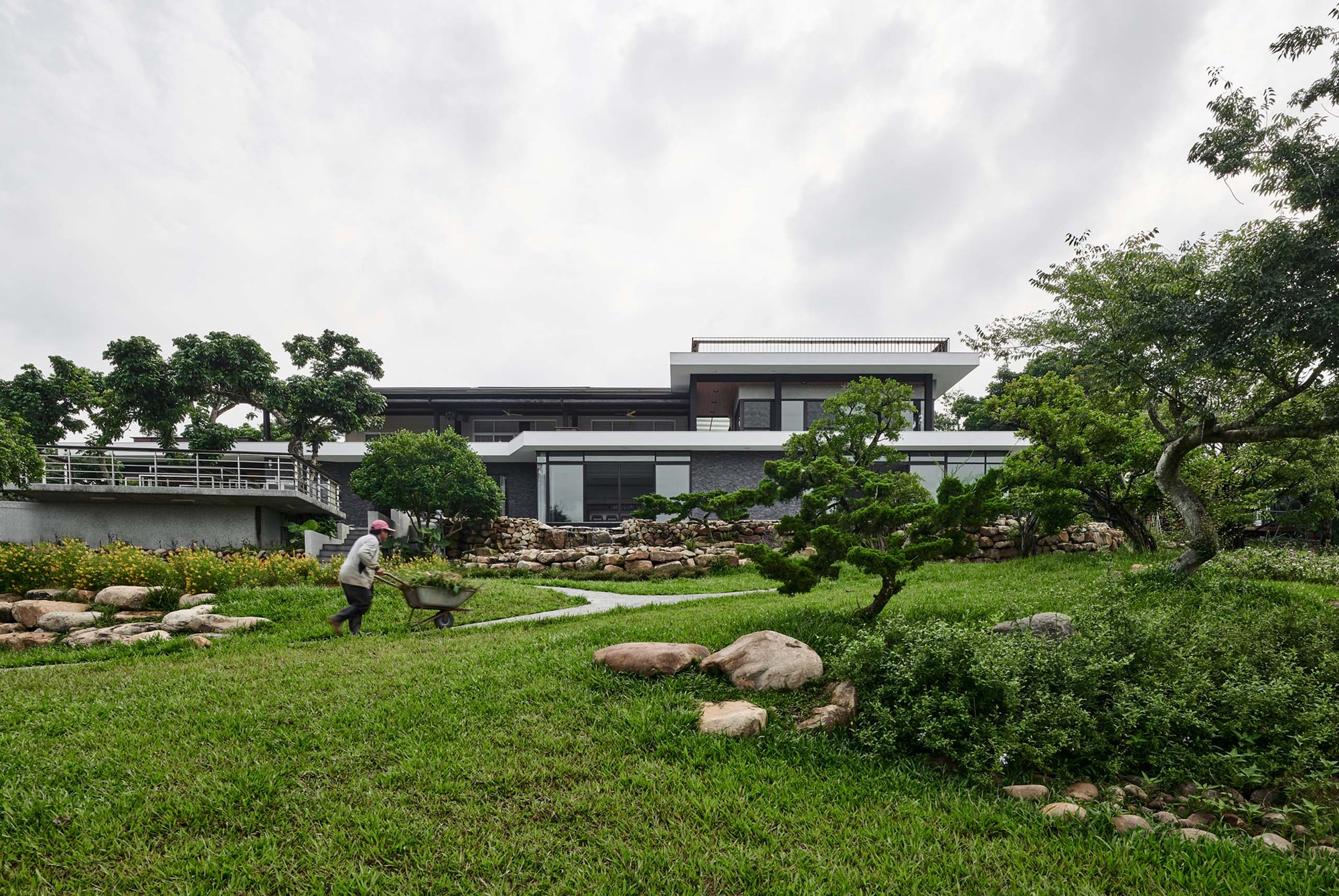 Gallery of House of Platforms / YD Architects - 1