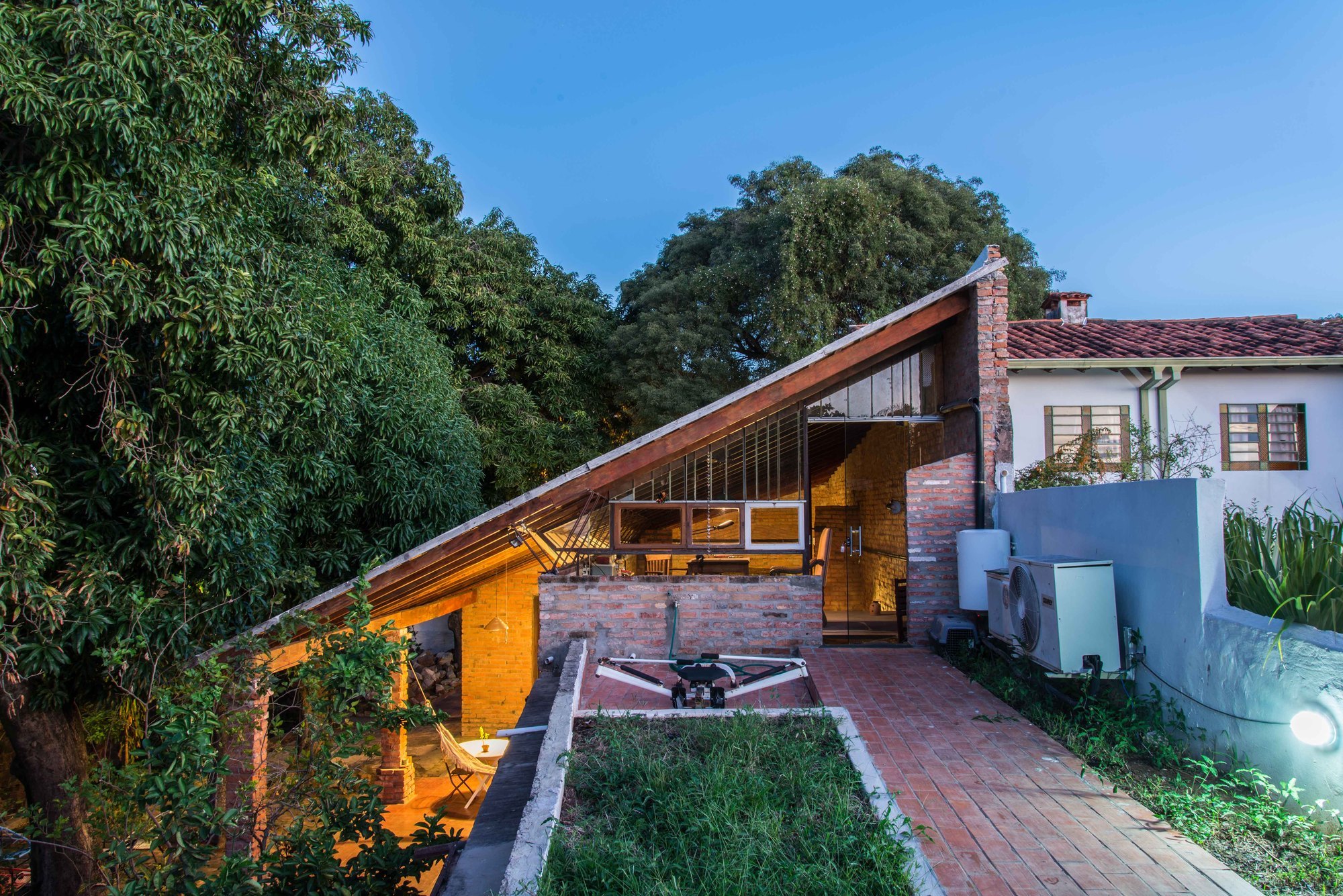 Gallery of Breaking Boundaries: Revolutionary Design in Paraguay's ...
