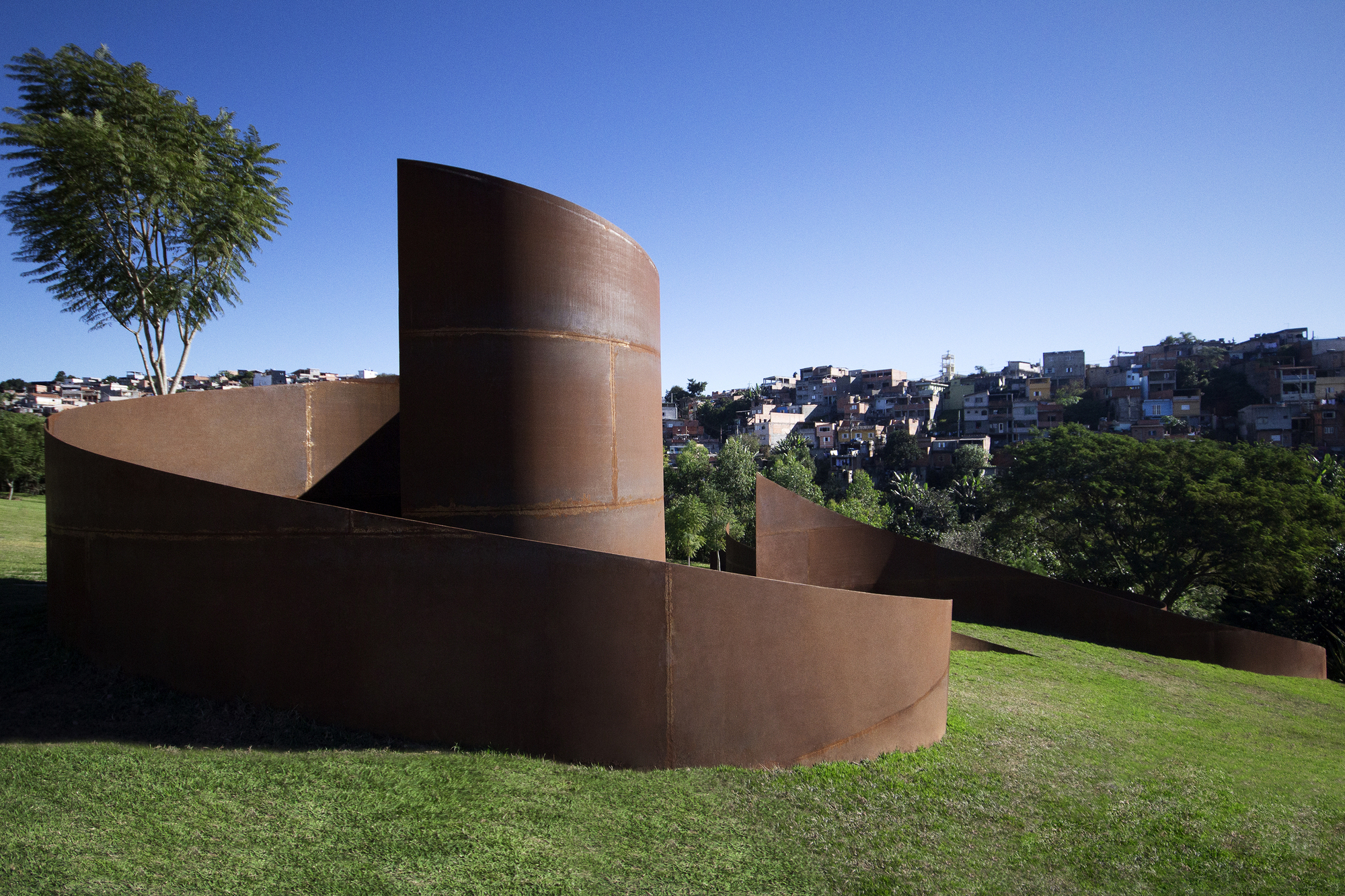 Galeria de Cemitério Memorial Parque das Cerejeiras / Crisa Santos ...
