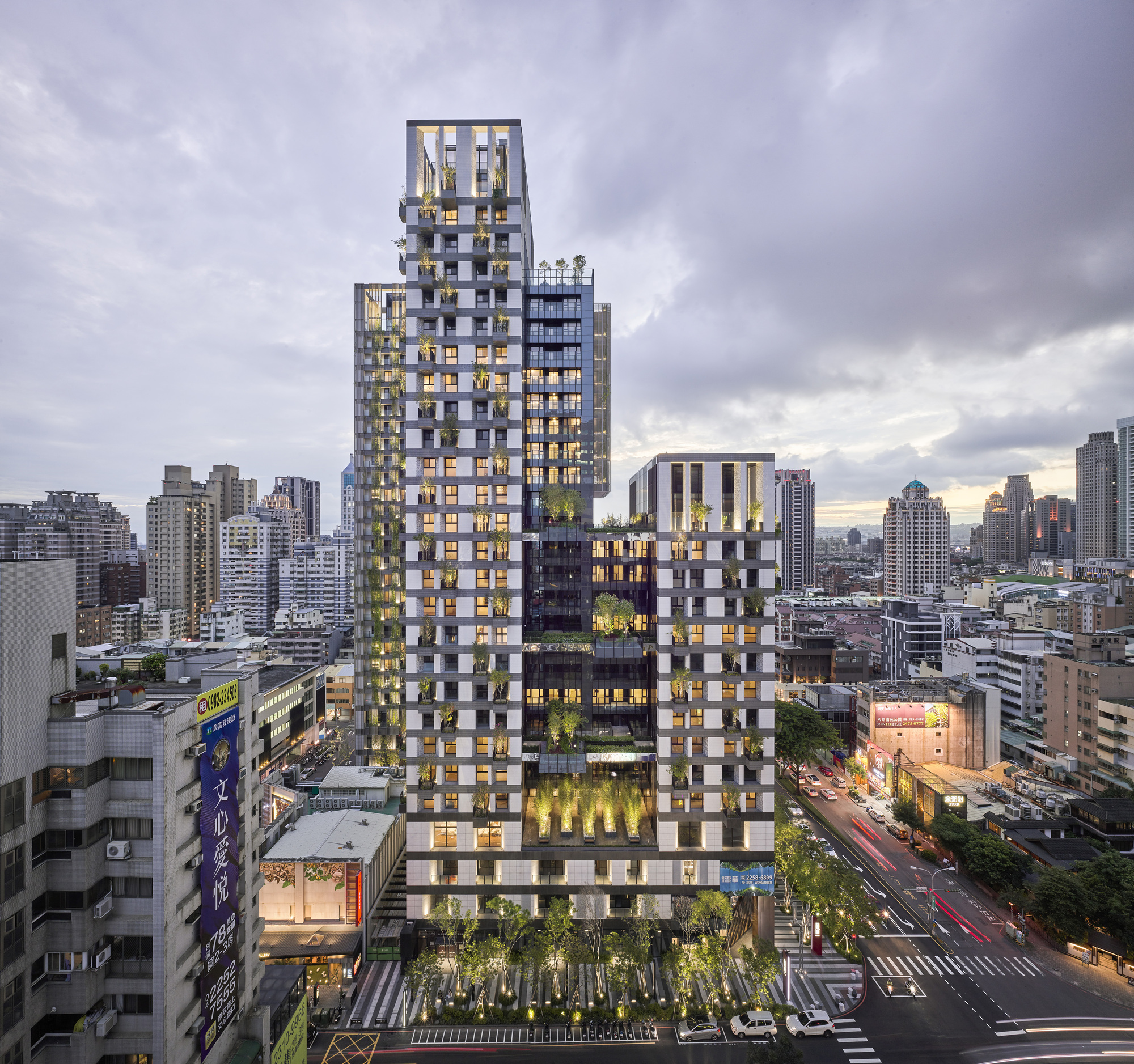 Gallery of Sky Green Residential & Retail Tower / WOHA - 6