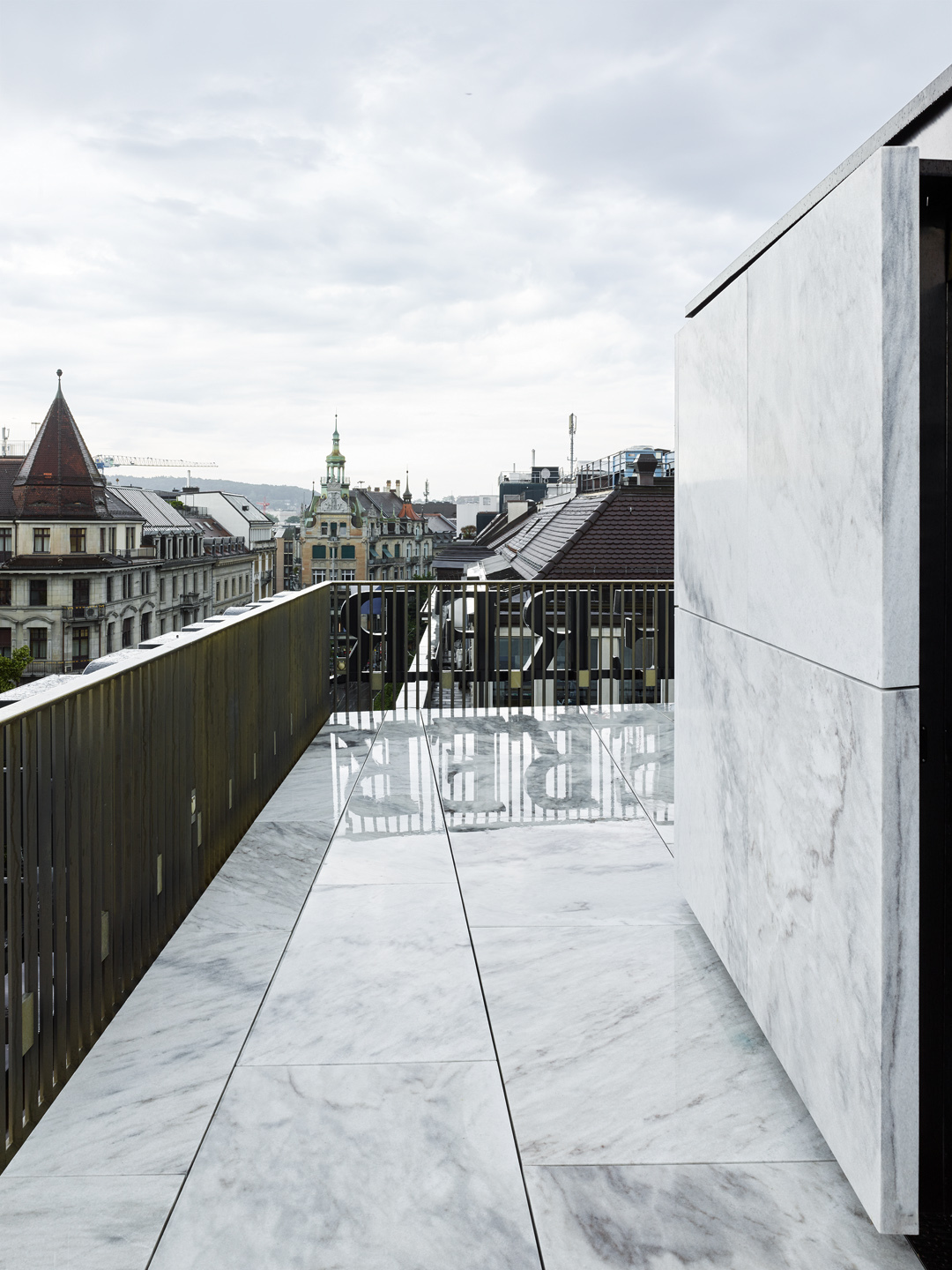 Galeria de Loja Bucherer / Office Haratori + Office Winhov - 6
