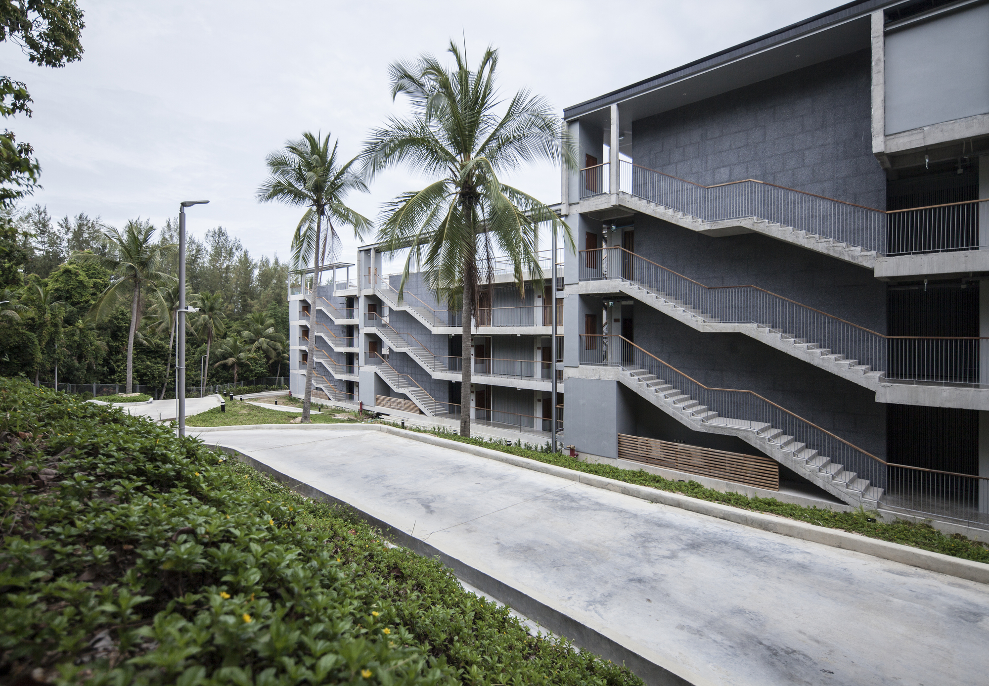 Galeria de Resort Varivana Koh Phangan / Patchara + Ornnicha ...