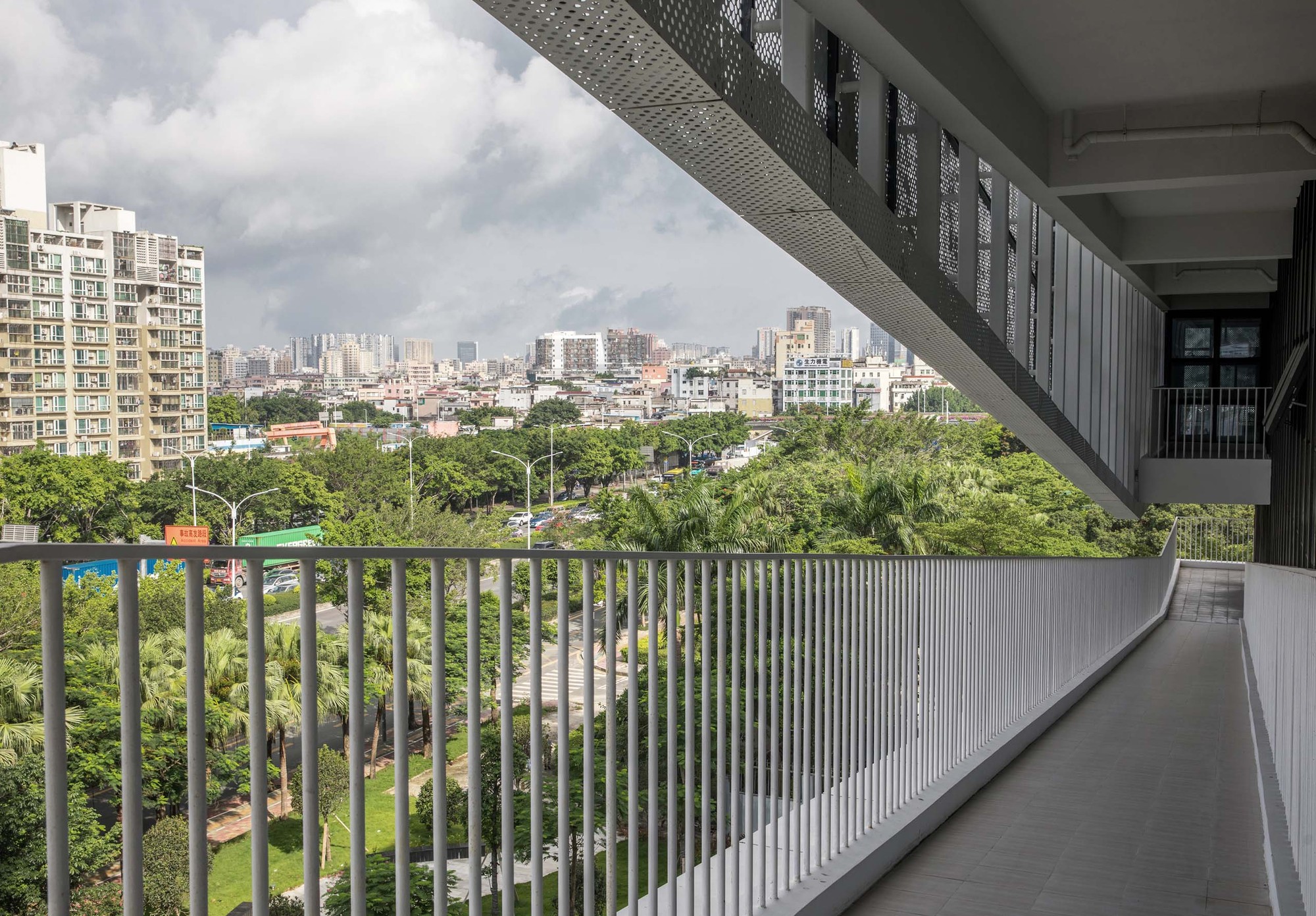 Gallery of Comprehensive Cultural Service Building / ZHUBO DESIGN - 28