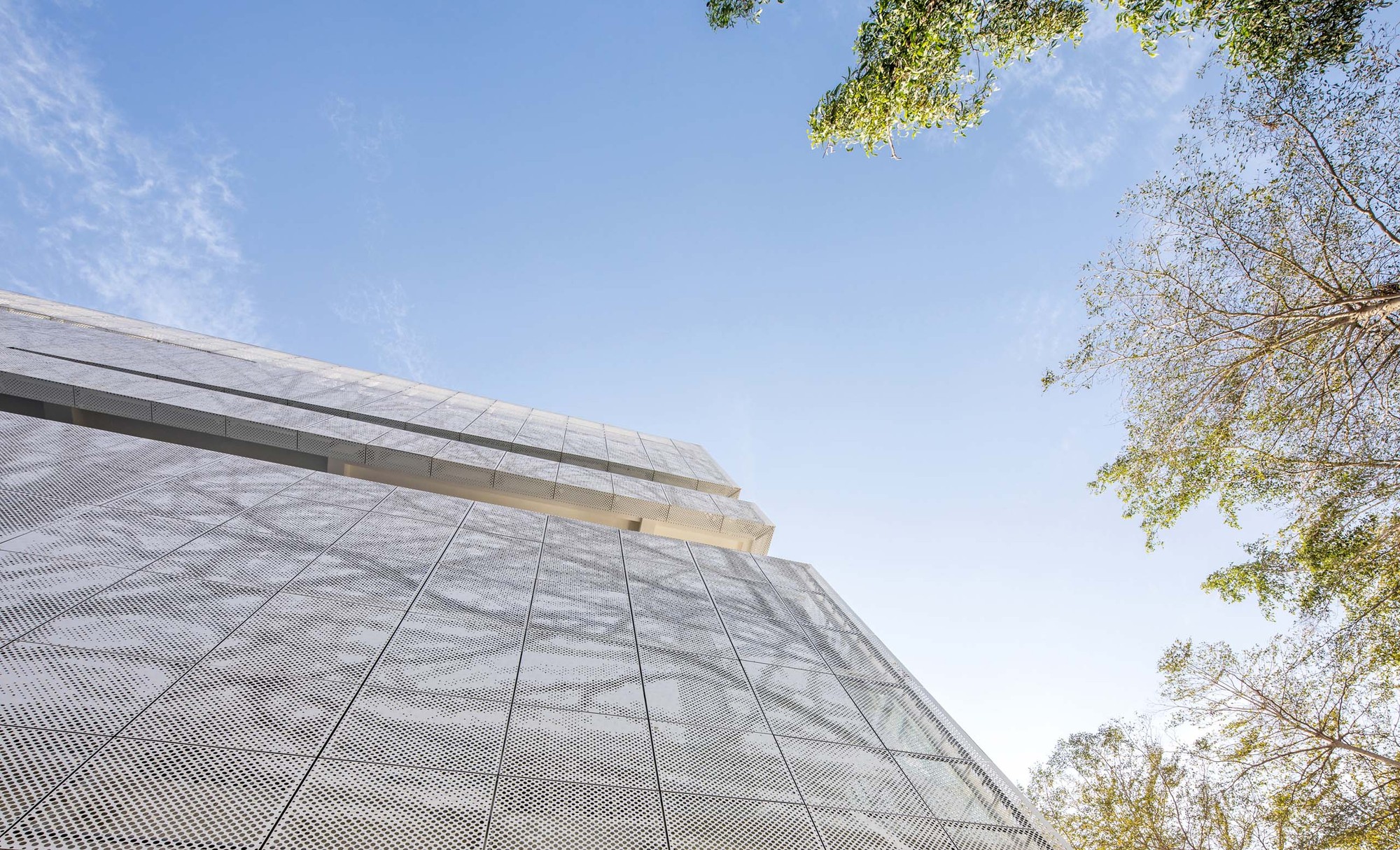 Gallery of Comprehensive Cultural Service Building / ZHUBO DESIGN - 16