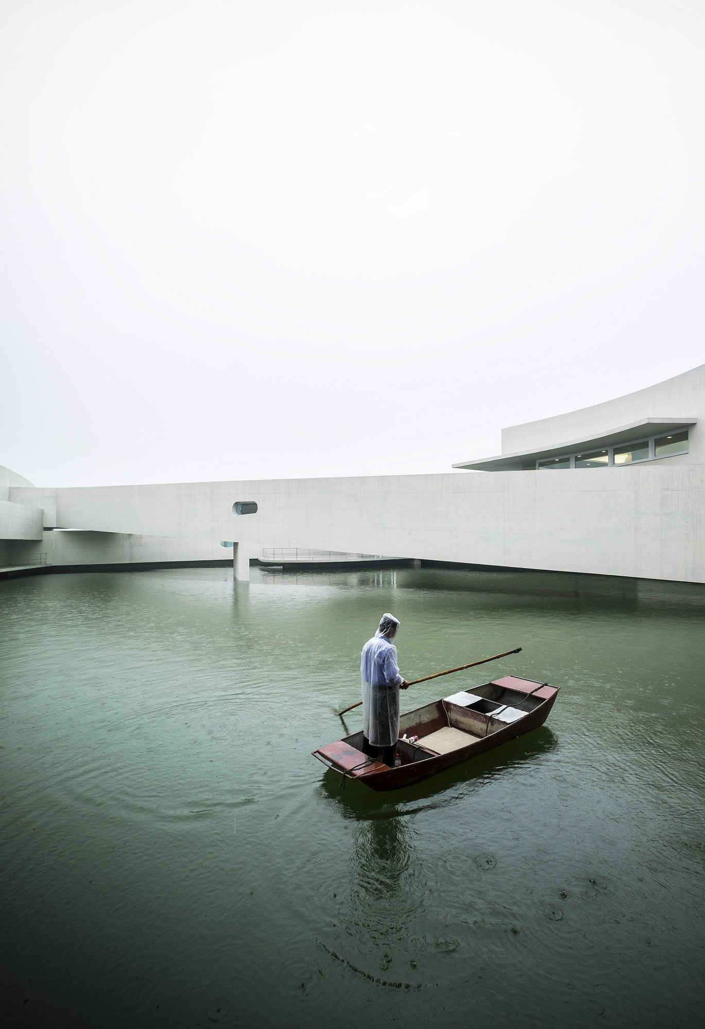 Gallery of Innovative Uses of Water in Architecture - 30