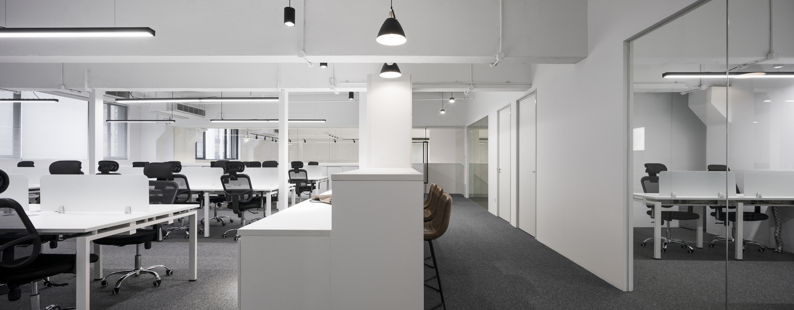 Gallery of Home Base Showroom / Quarta & Armando - 4