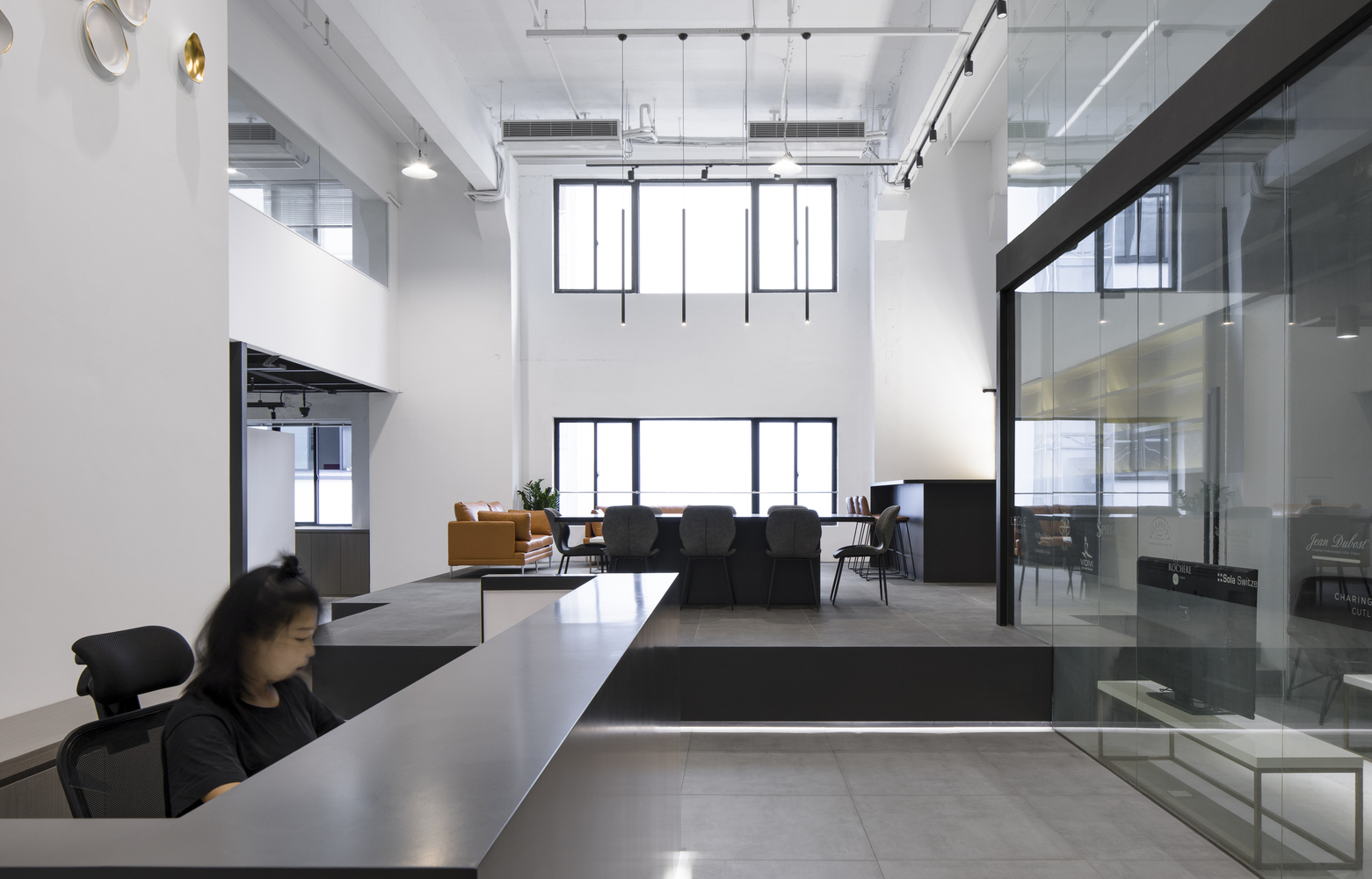 Gallery of Home Base Showroom / Quarta & Armando - 4