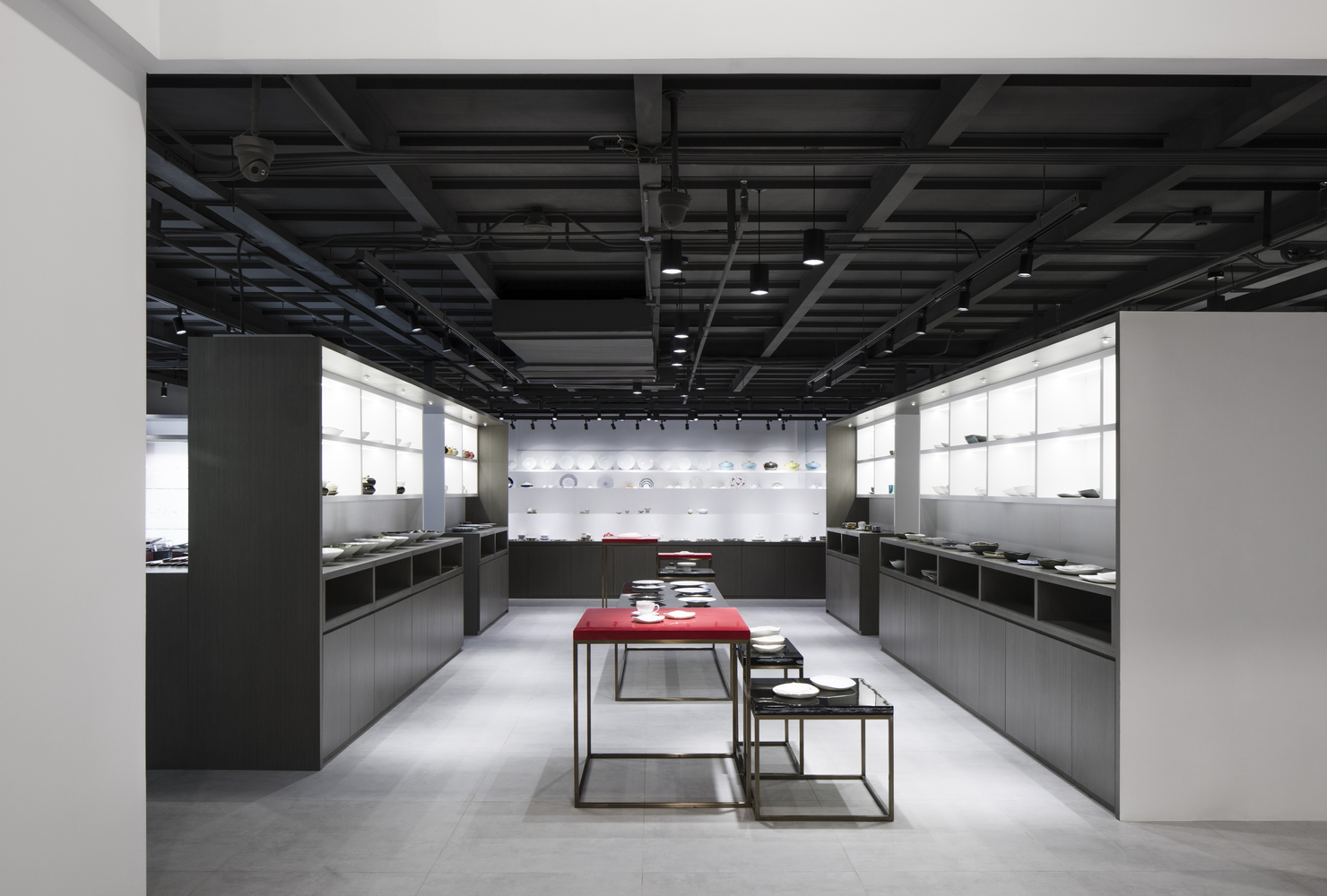 Gallery of Home Base Showroom / Quarta & Armando - 1