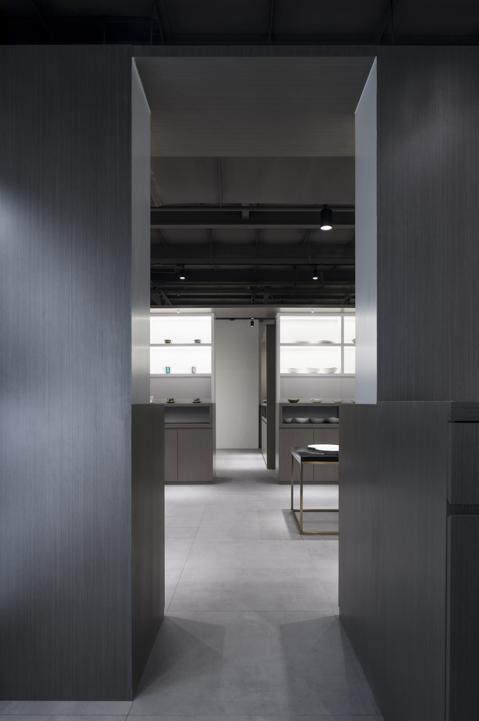 Gallery of Home Base Showroom / Quarta & Armando - 4