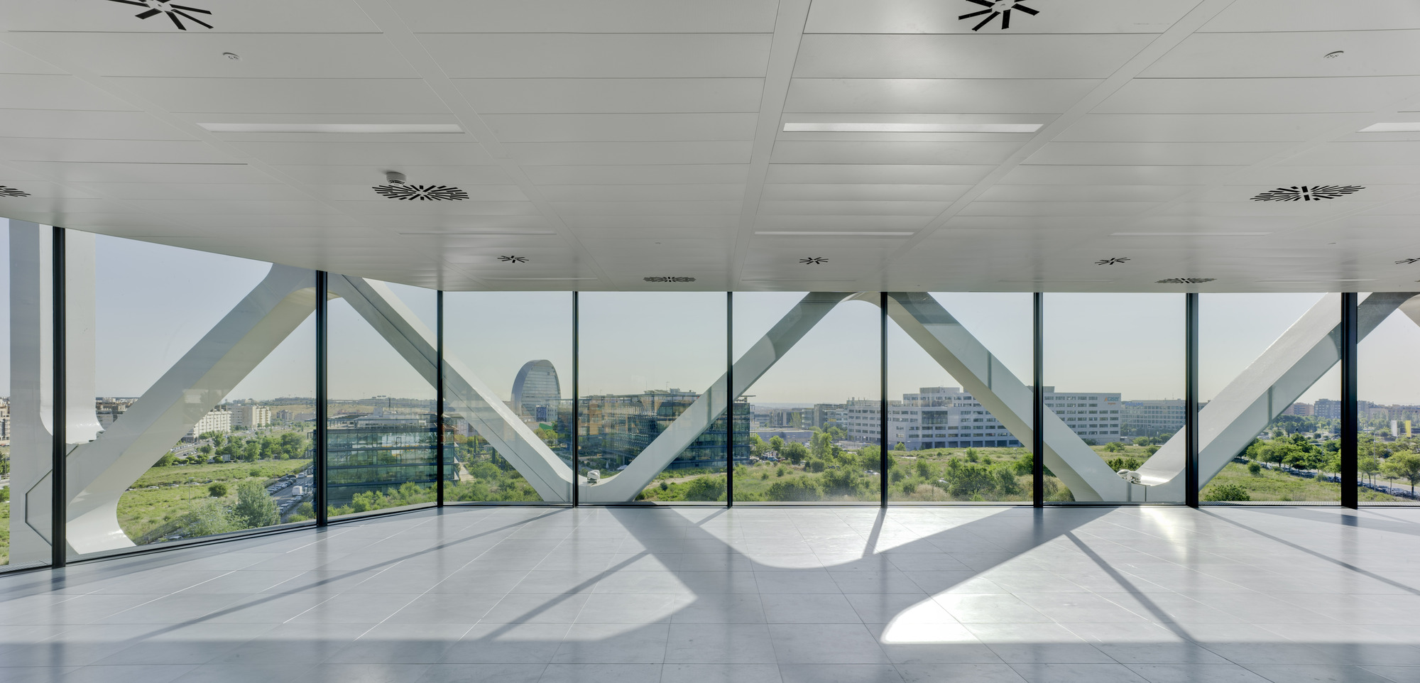Gallery of OXXEO Building / Rafael de La-Hoz Arquitectos - 7
