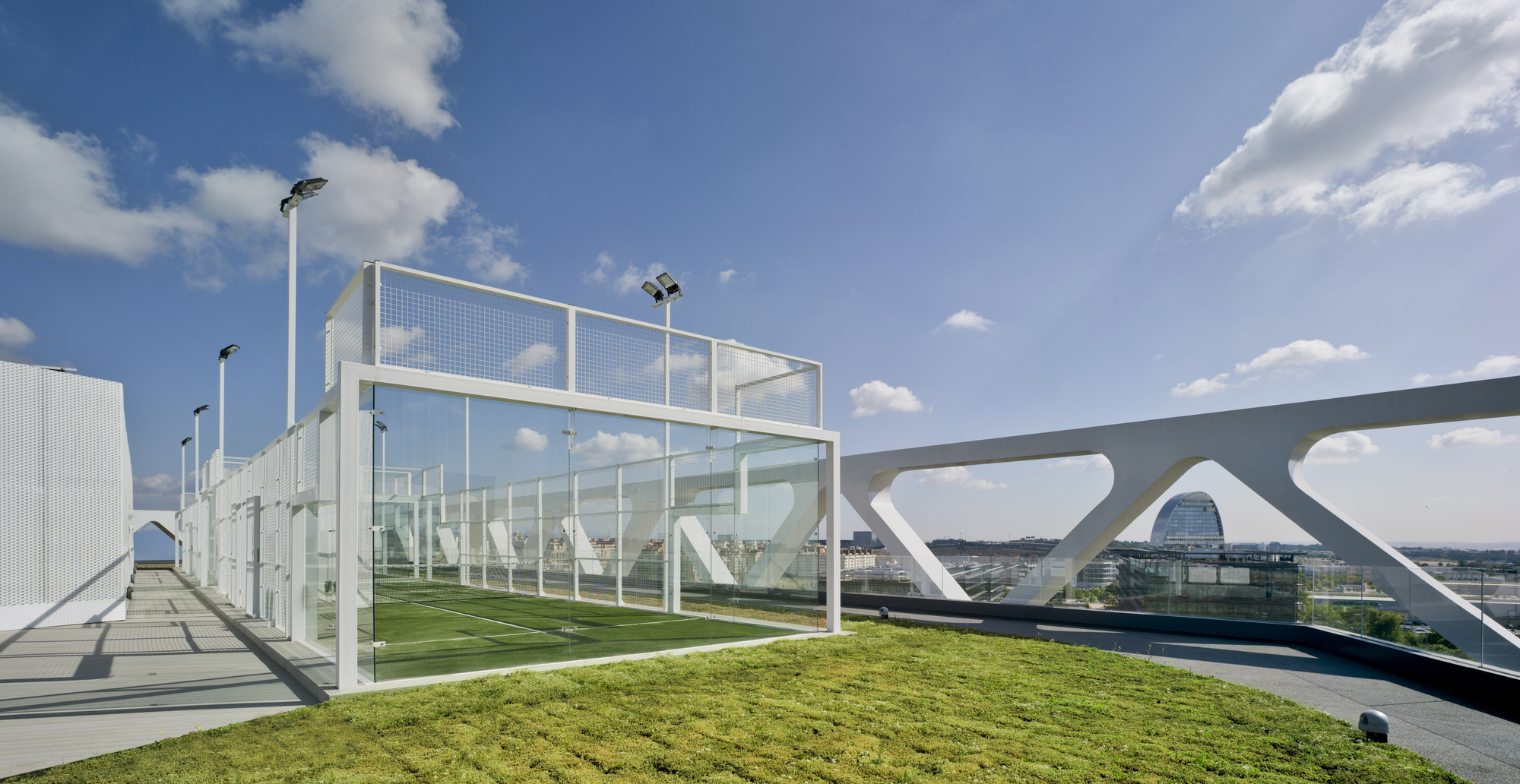 Gallery of OXXEO Building / Rafael de La-Hoz Arquitectos - 5