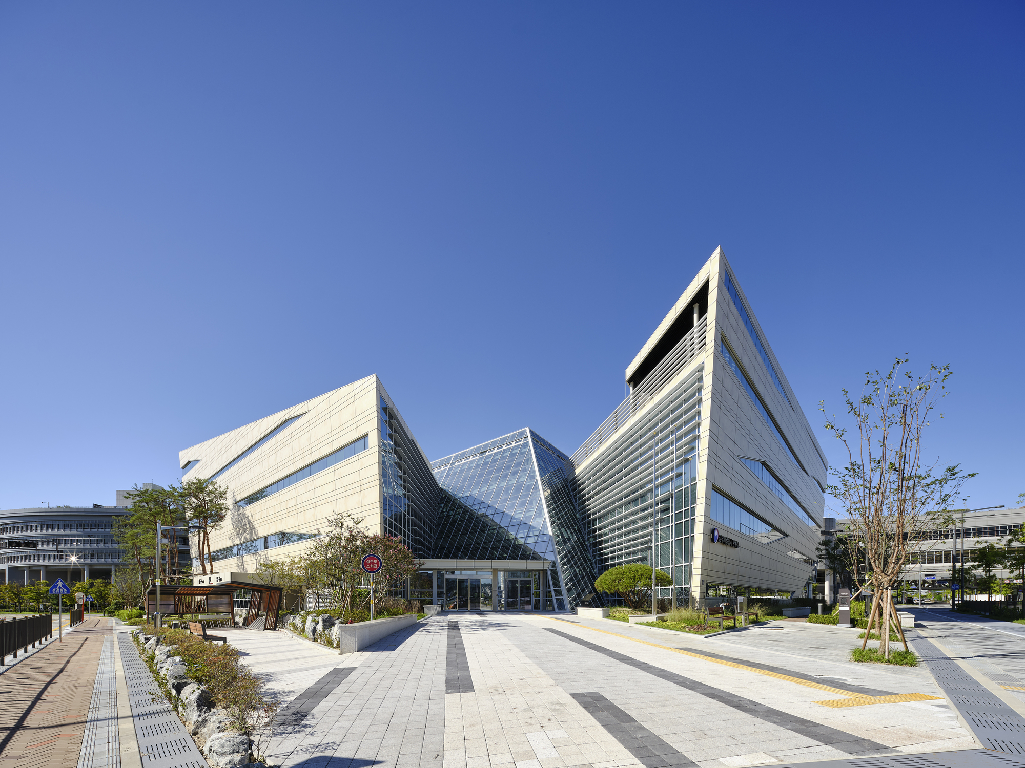 Gallery of Sejong Government Complex Cultural Center / Daain ...