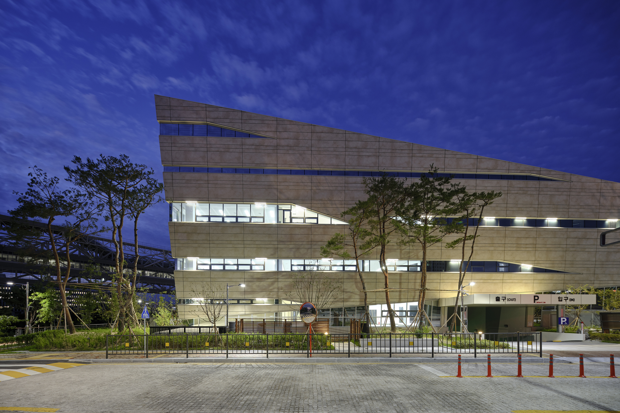 Gallery of Sejong Government Complex Cultural Center / Daain ...