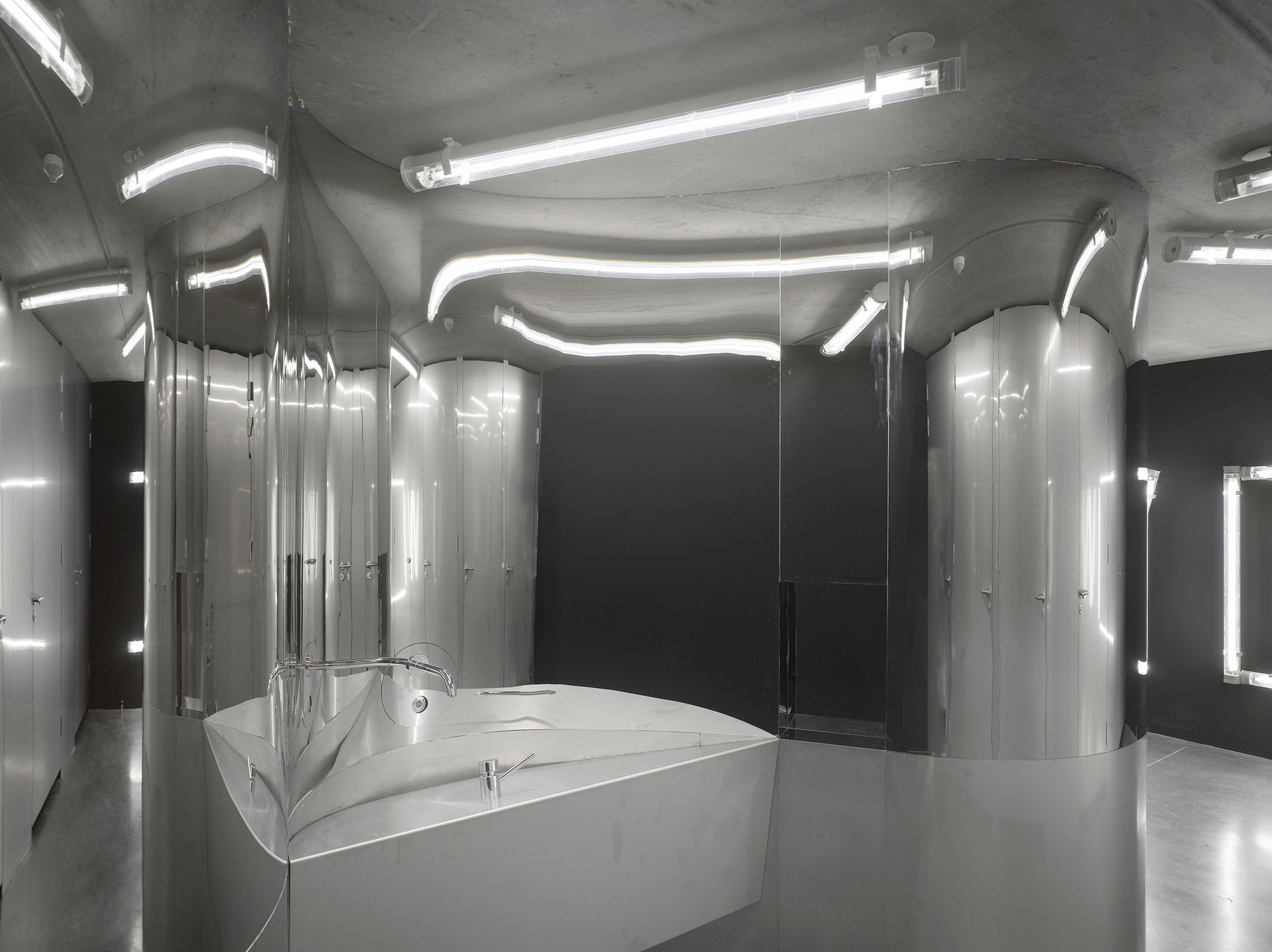 Gallery of “What I Really Like Is Speed”: In conversation with Odile ...