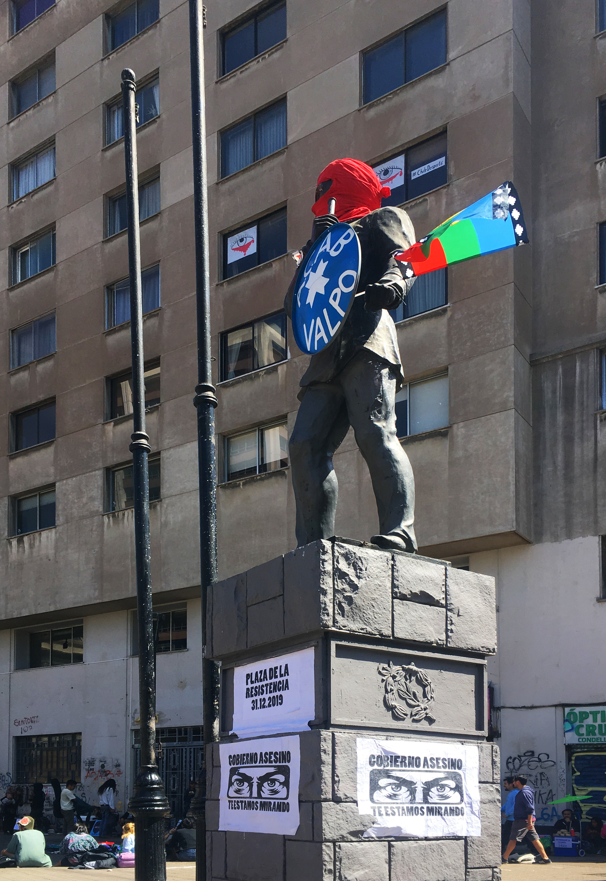 Galería de Monumentos en crisis: del héroe de la patria al quiltro - 3