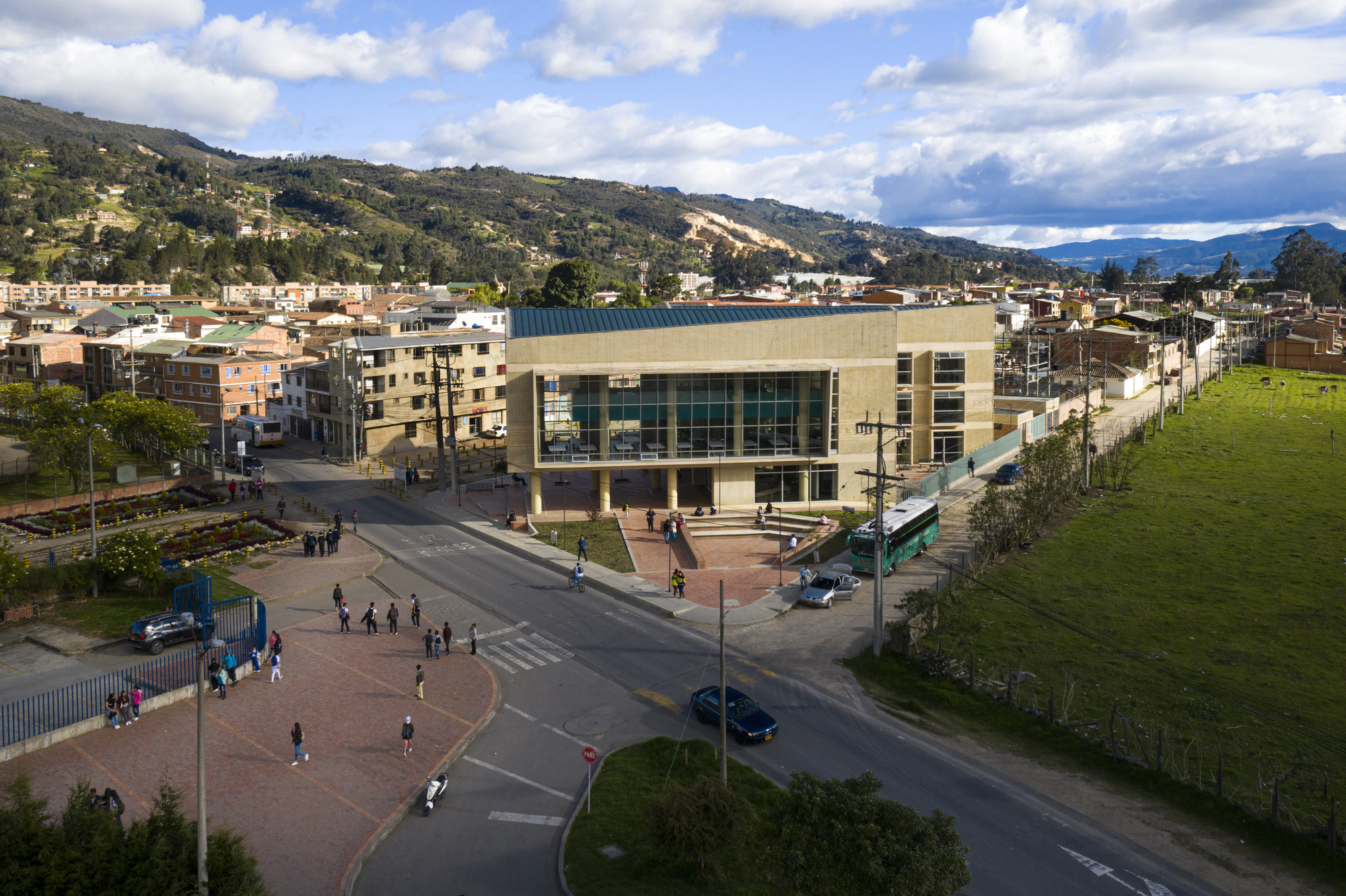 Gallery of Biblioteca Pública de Tocancipá / Rizoma Proyectos - 13