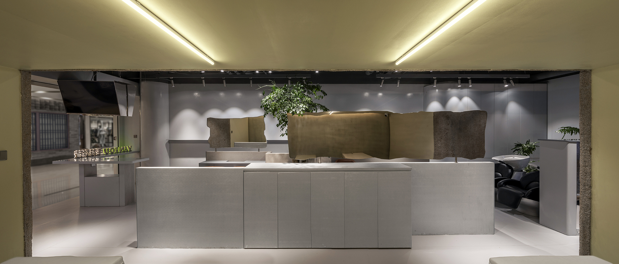 Gallery of VAN ROU / AML Design Studio - 3