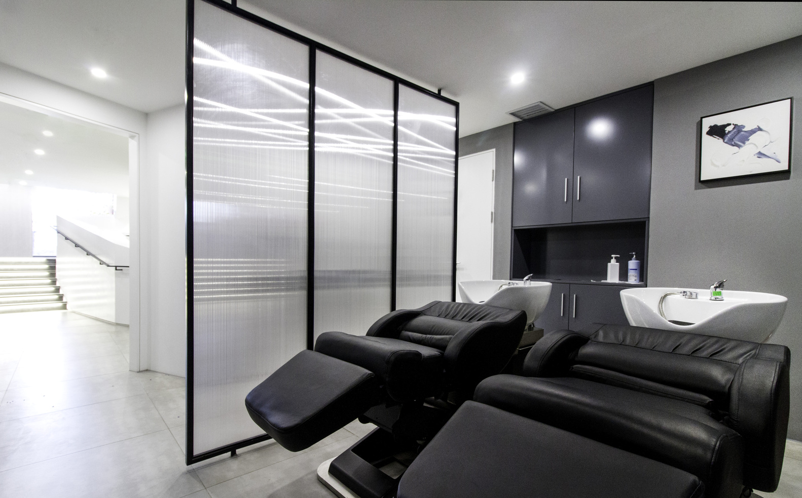Gallery of Carley Hair Salon / maison h - 30