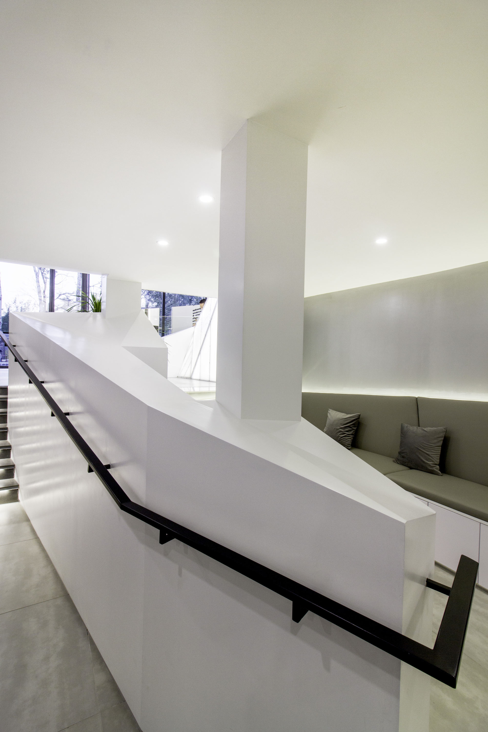Gallery of Carley Hair Salon / maison h - 29