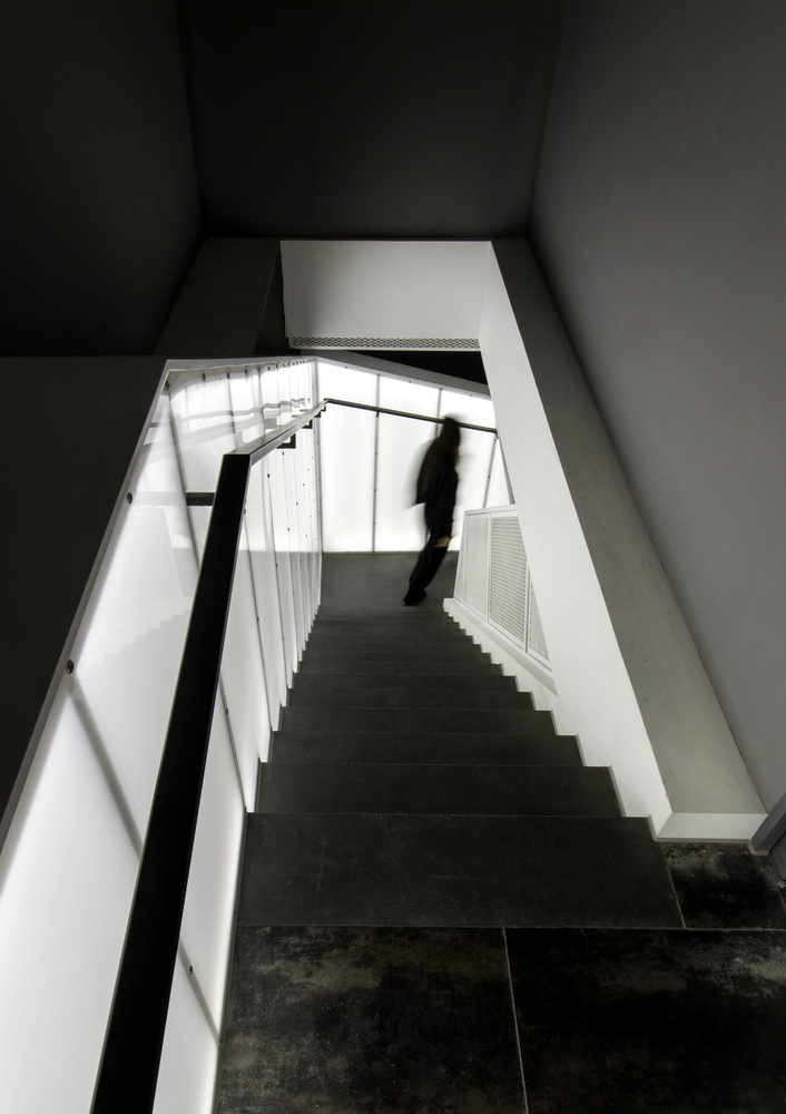 Gallery of Carley Hair Salon / maison h - 4