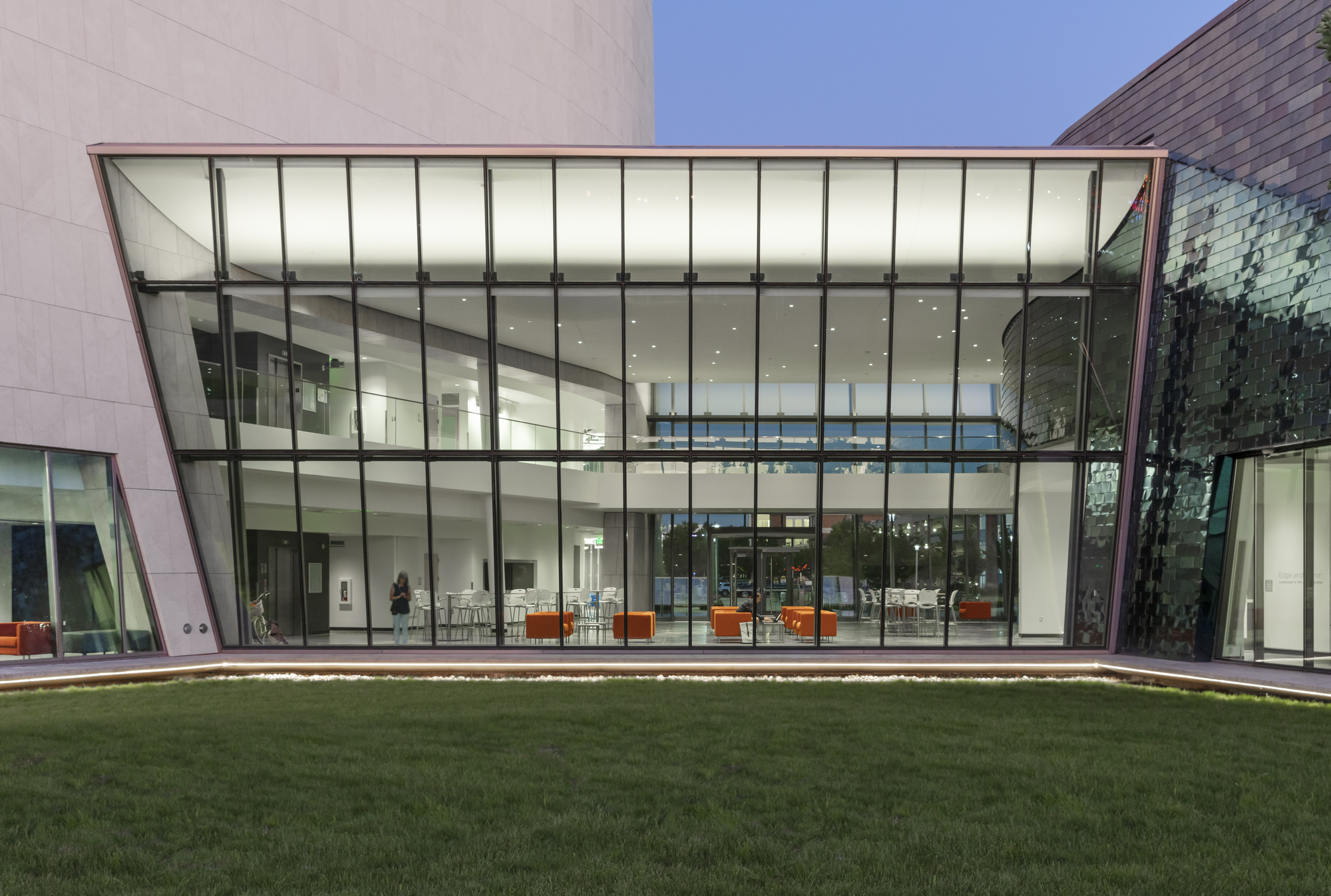 Gallery of Boise State University Center for the Visual Arts / HGA ...