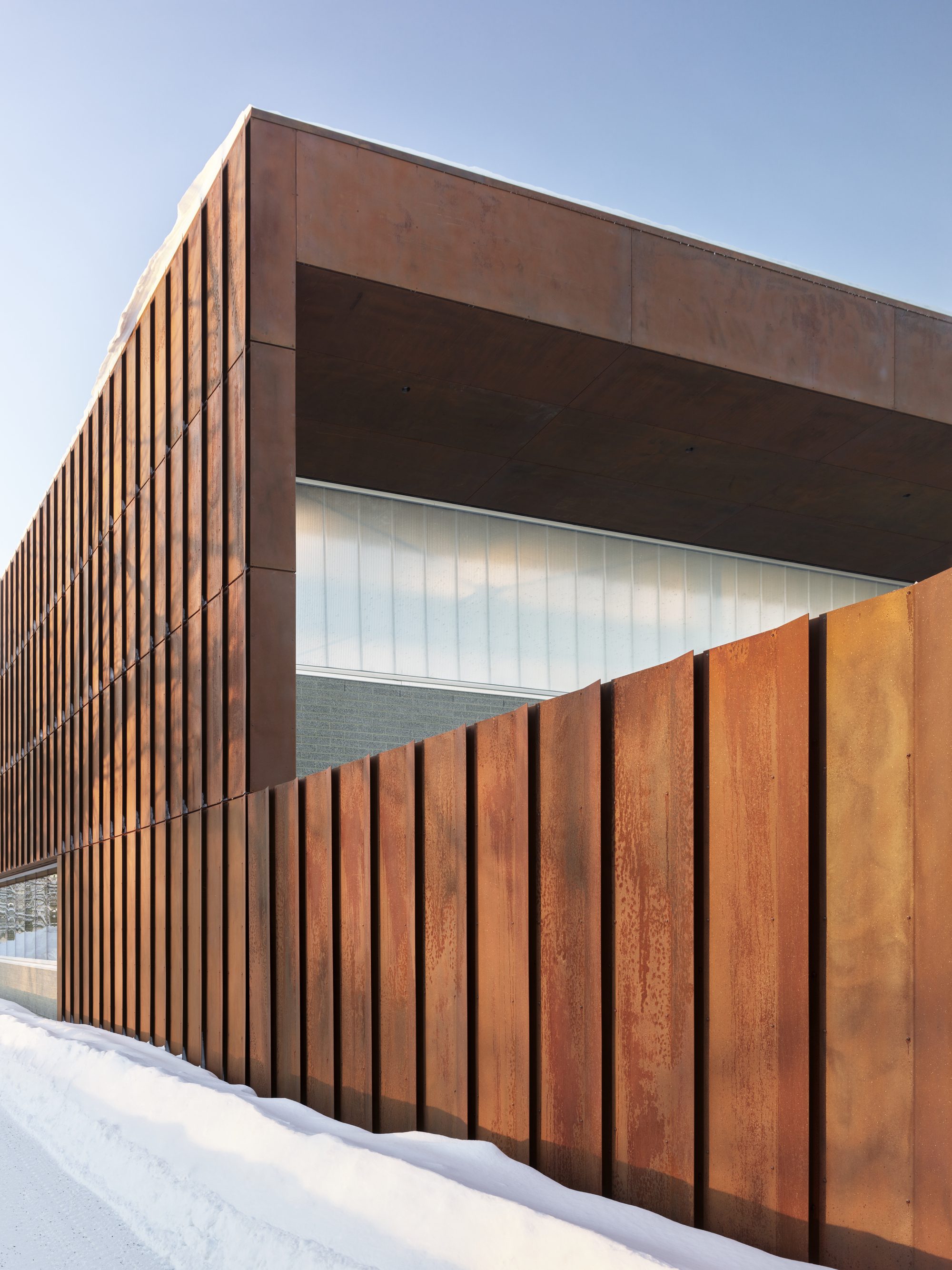 Gallery of CNC Heavy Mechanical Trades Training Facility / Office Of ...