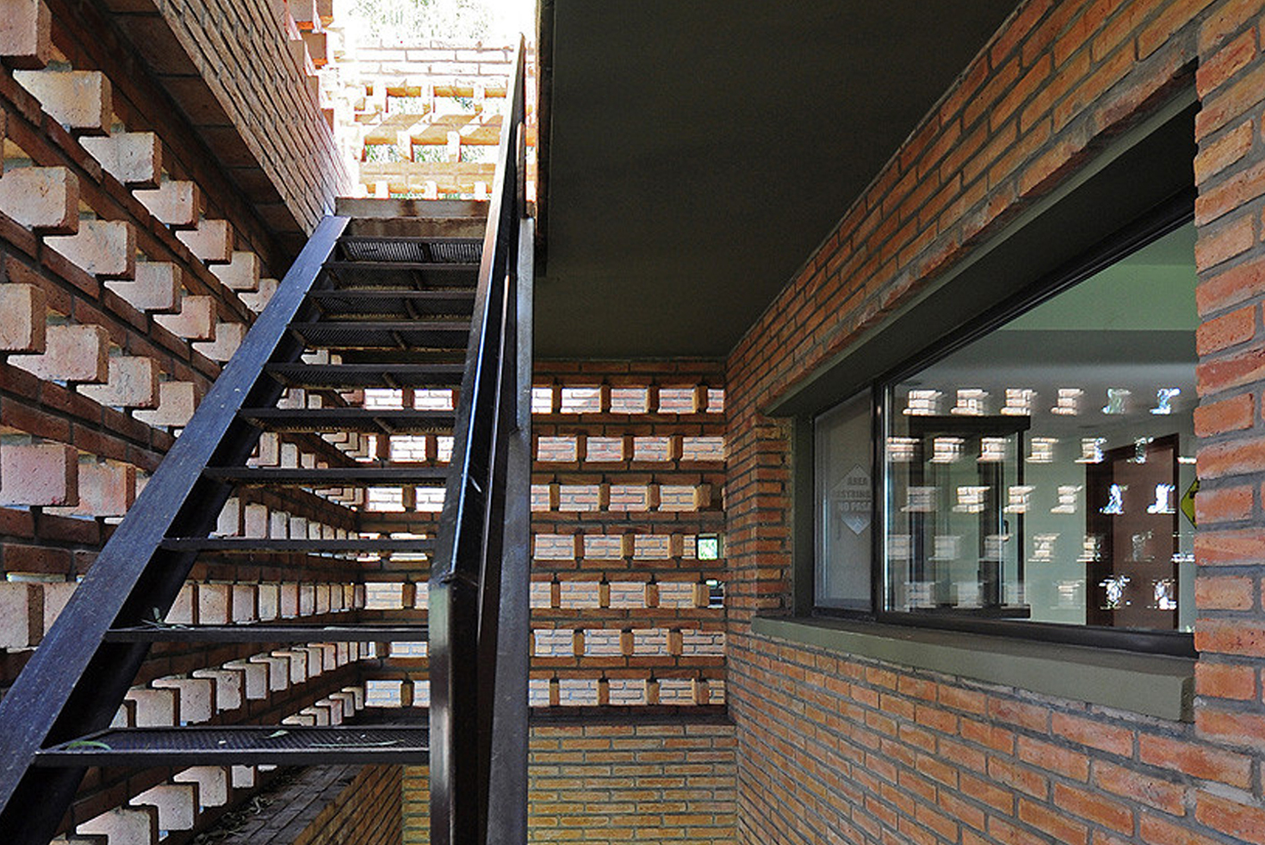 Gallery of Brick Houses in Argentina: 15 Examples Exploring Pattern and ...