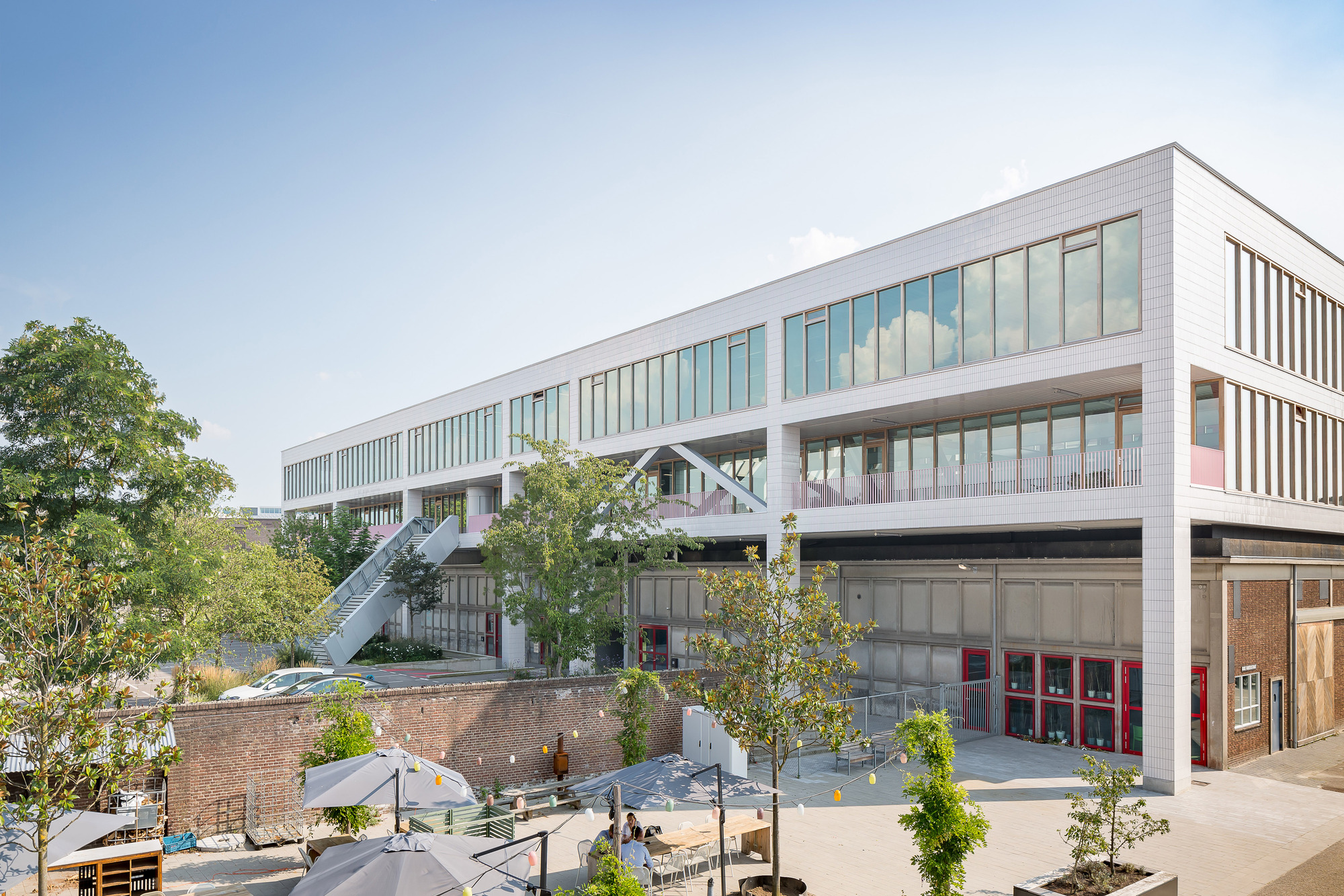 Gallery of The Platform Office Building / Space Encounters - 2