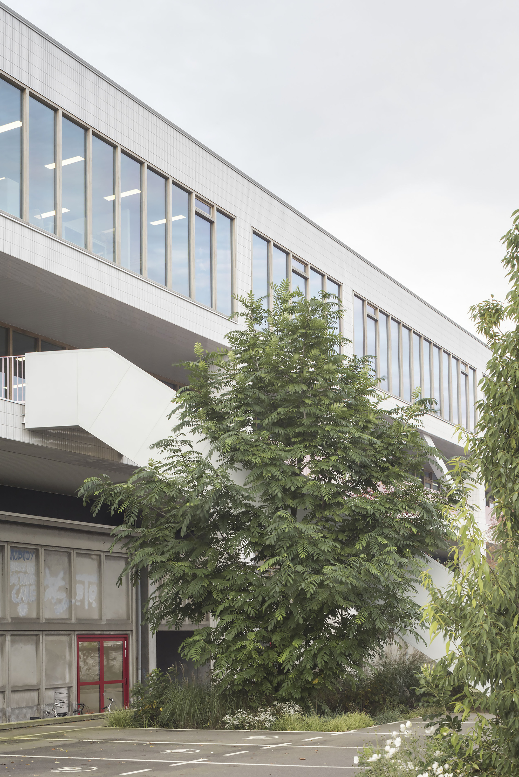 Gallery of The Platform Office Building / Space Encounters - 7