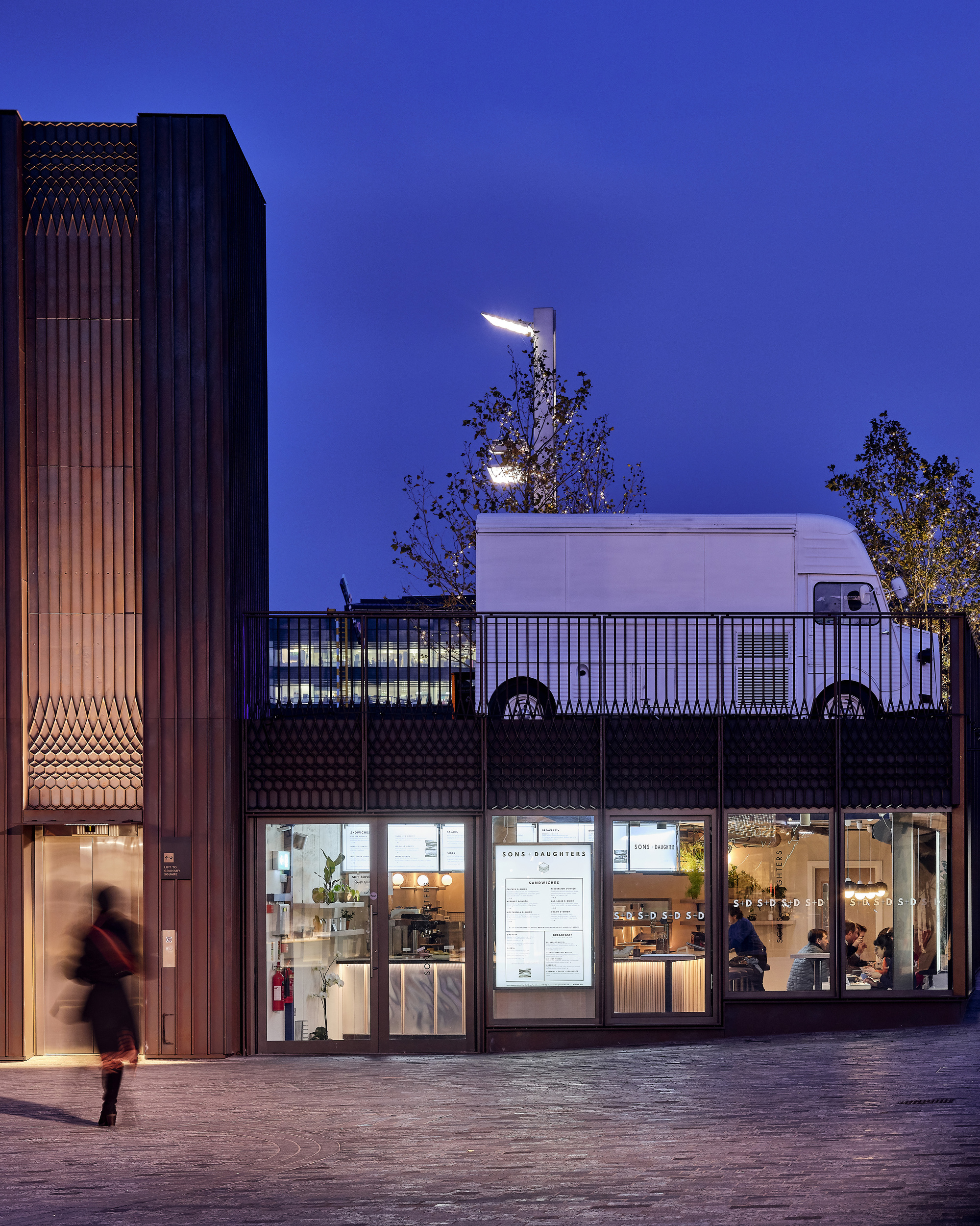 Gallery of Granary Square Pavilion / Bell Phillips Architects - 16