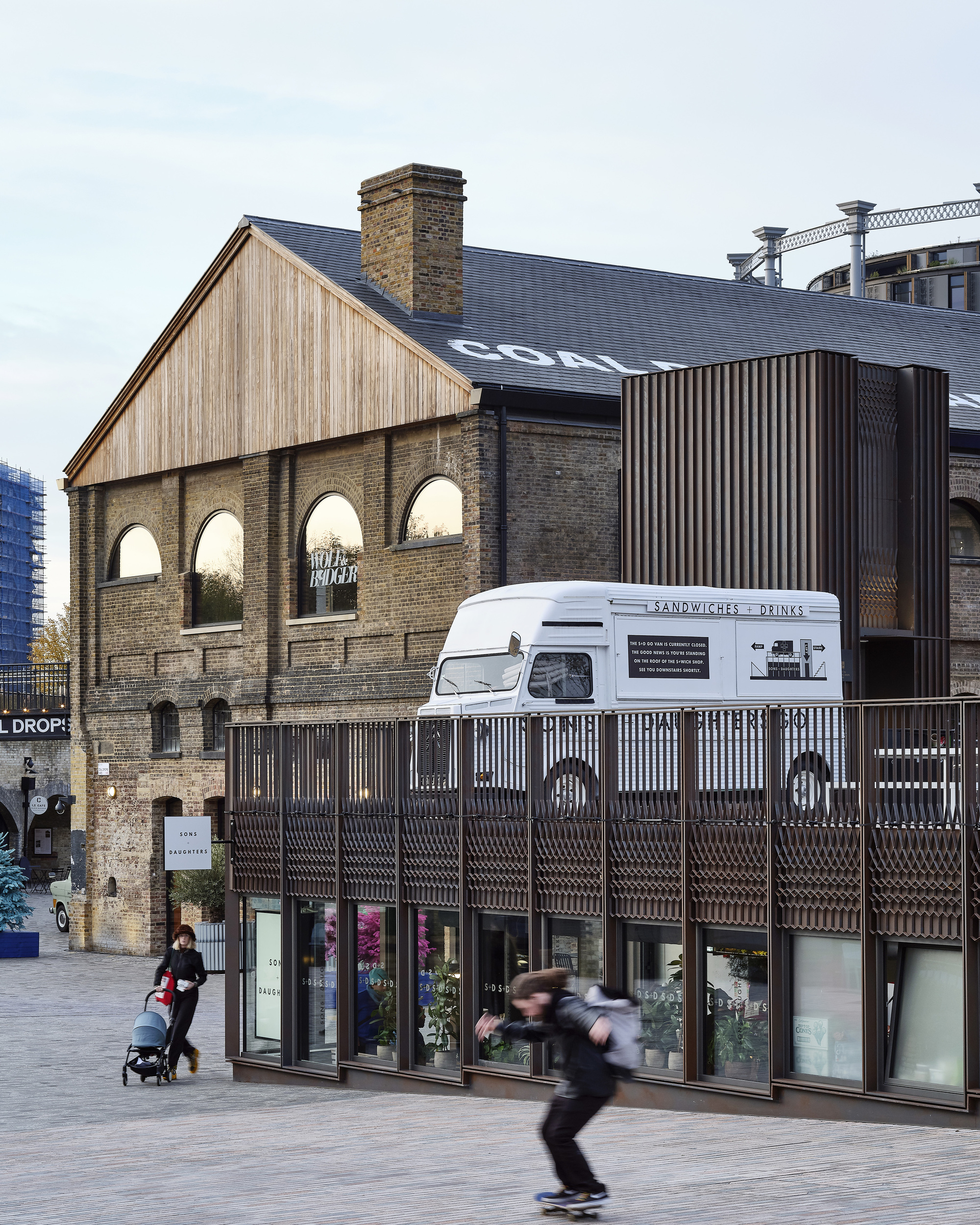 Gallery of Granary Square Pavilion / Bell Phillips Architects - 9