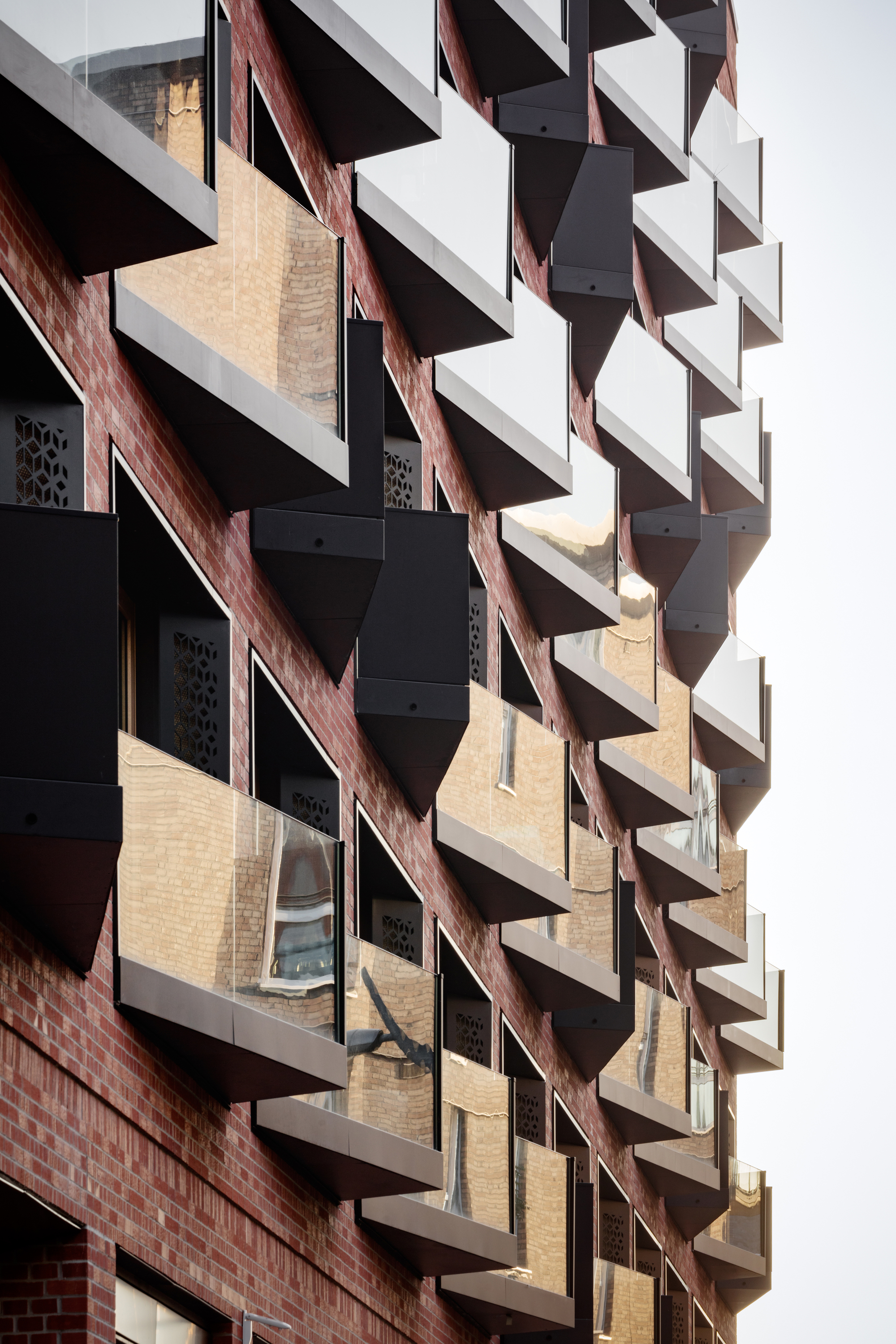 Gallery of KPTN Warehouse Inspired Design / blrm Architekt*innen - 9