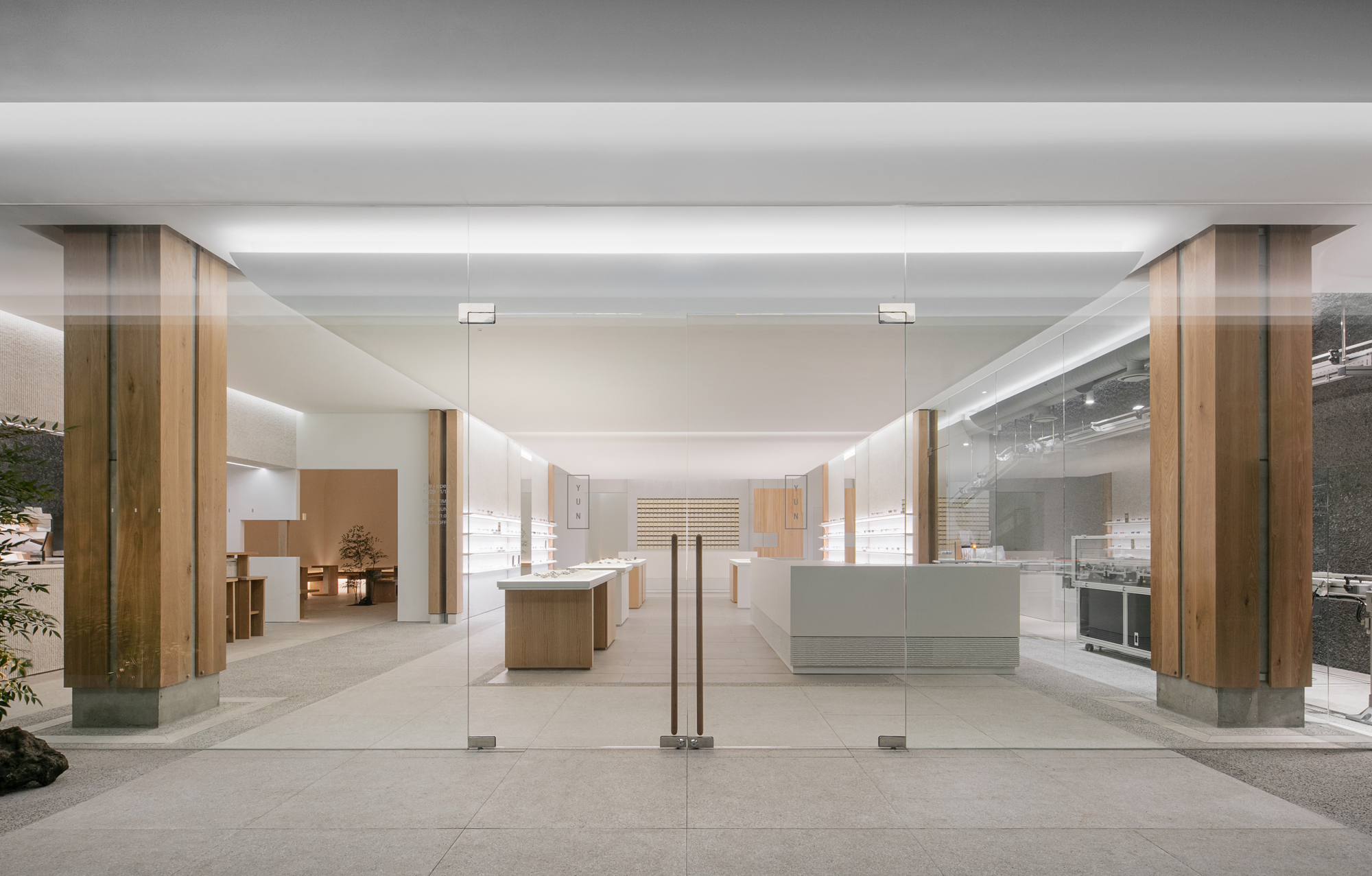 Gallery of Yun Shop / LABOTORY - 6