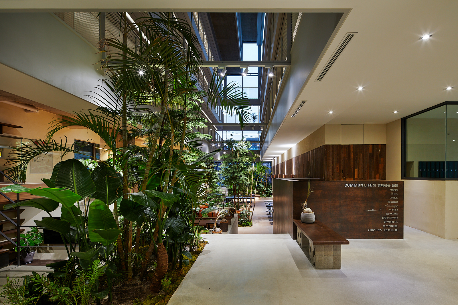 Galeria de Edifício Residencial Treehouse / Bo-DAA - 22