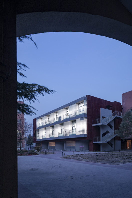 International Department of Beijing Private JunYi Middle School / EDO ...