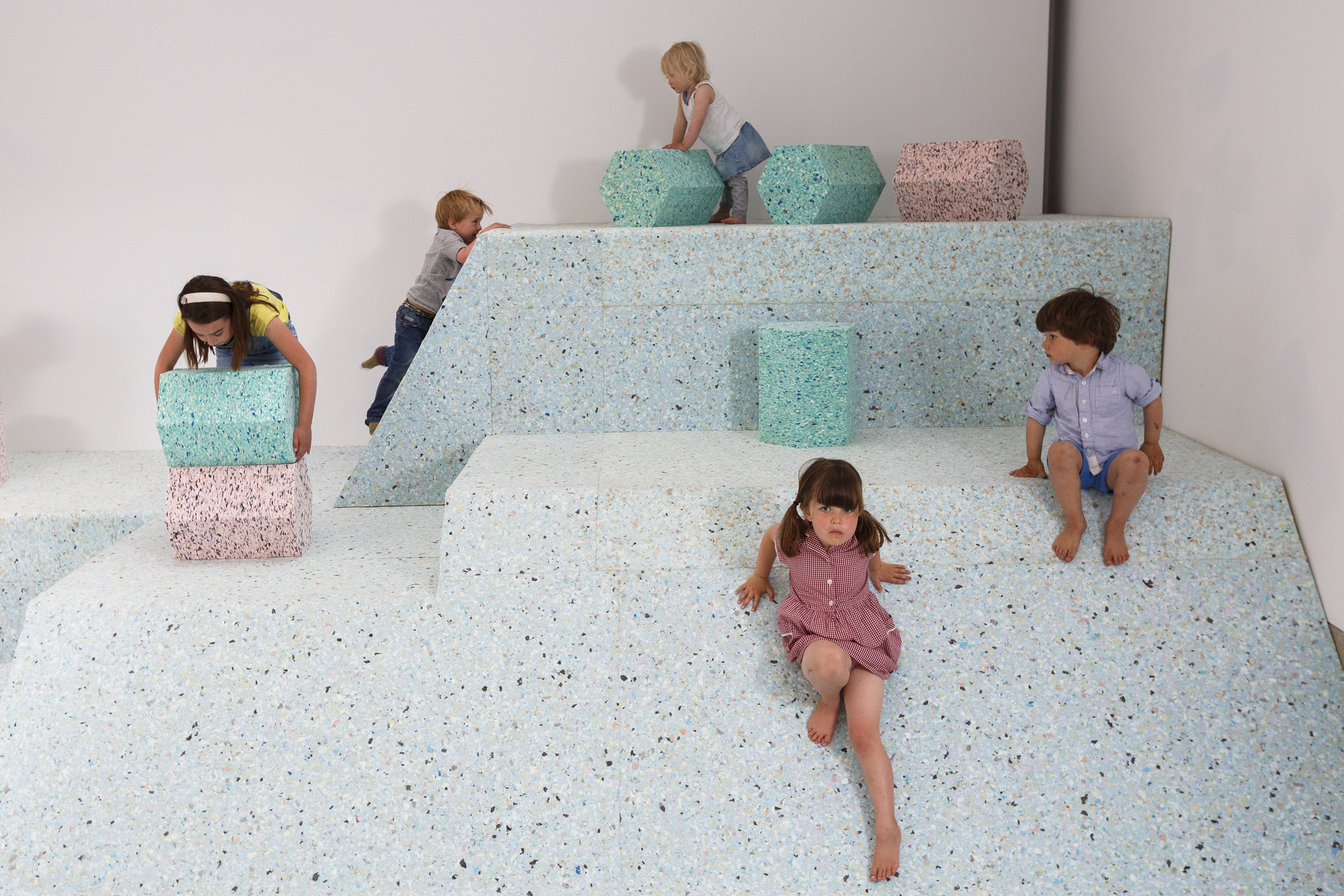 Gallery of Indoor Playgrounds: Playful Architecture at Home - 9