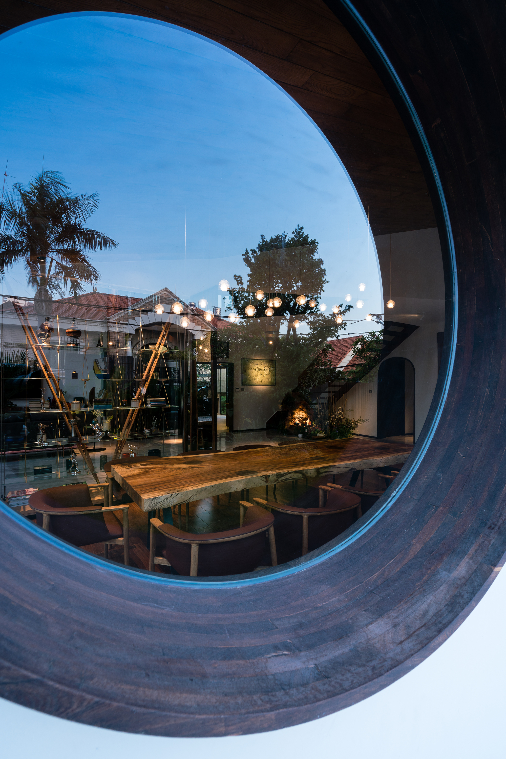 Gallery of Terraced Field House / QBi Corp. - 16