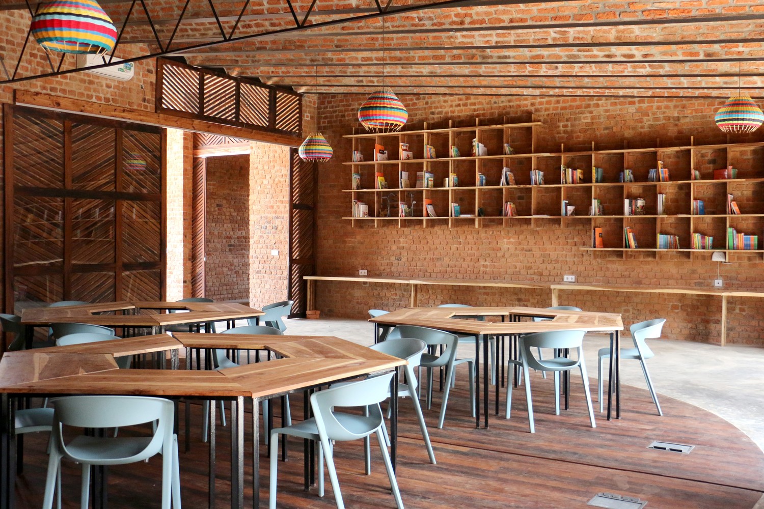 Gallery of Girl Move Academy / ROOTSTUDIO + Paz Braga - 3