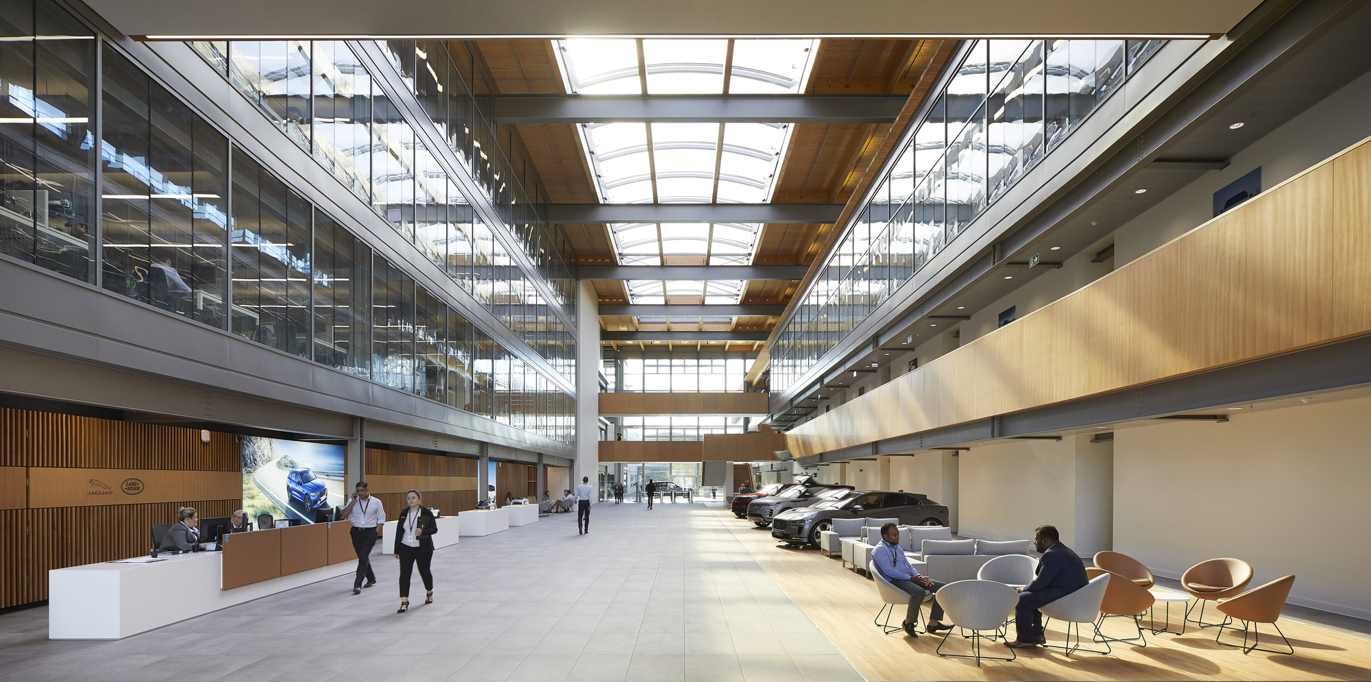 Galería de Centro de creación de productos avanzados de Jaguar Land ...