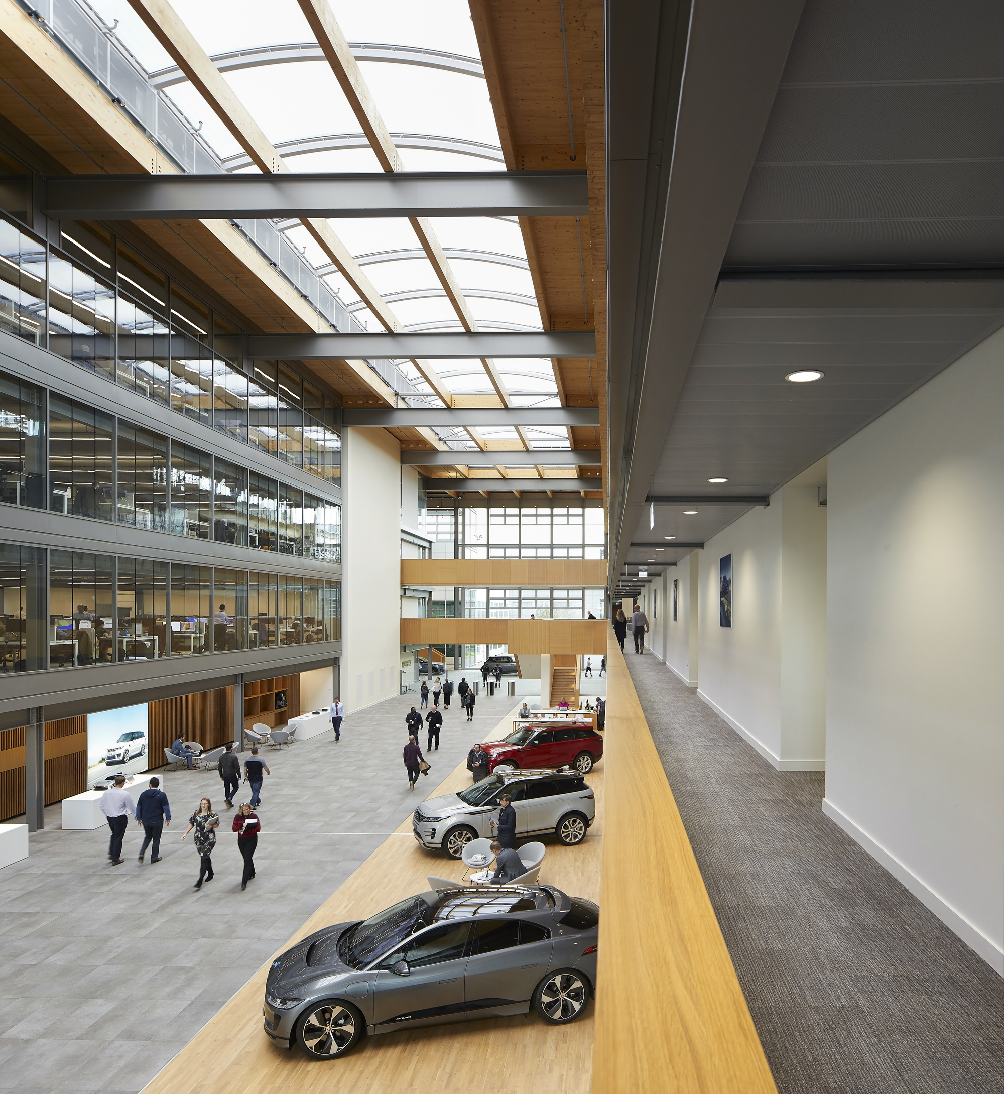 Galería de Centro de creación de productos avanzados de Jaguar Land ...