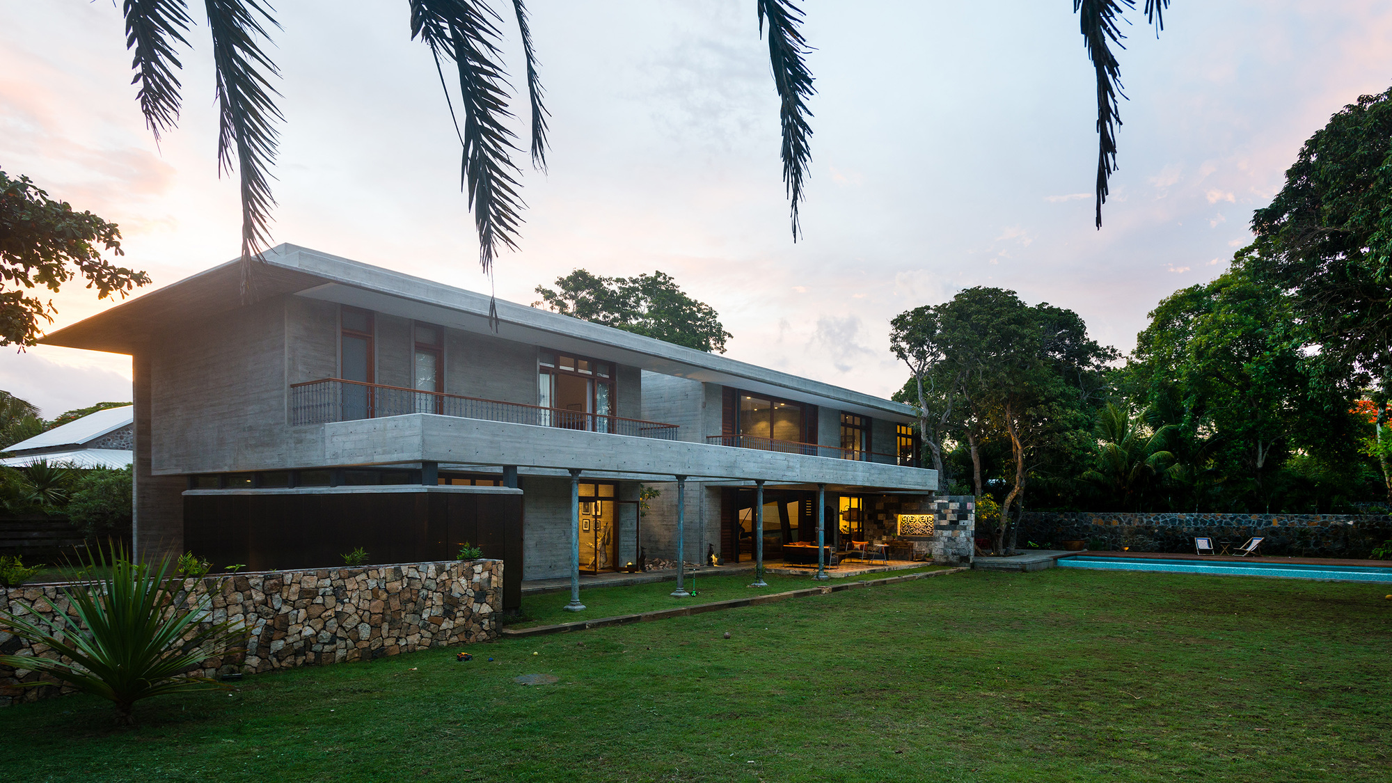 Gallery of House in a Garden / Studio Lotus - 1