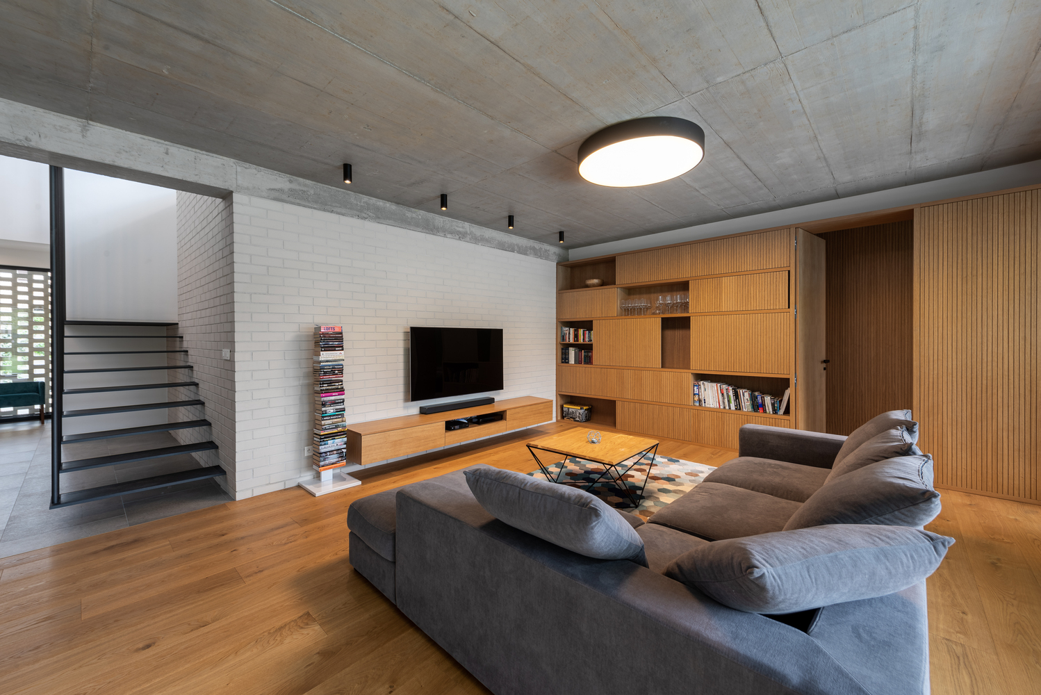 Gallery of BLNT house / AT26 architects - 6