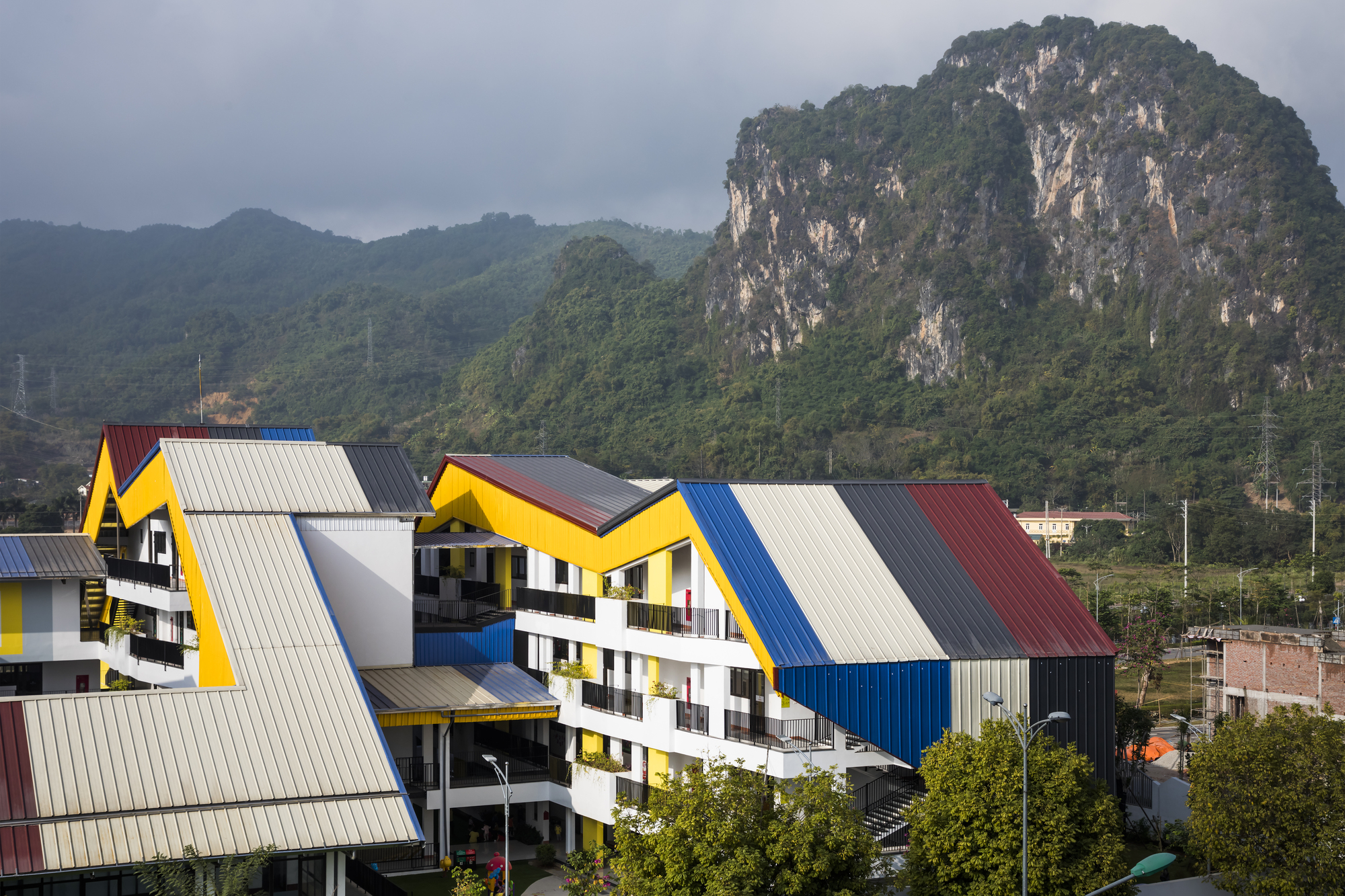 Gallery of Da Hop Kindergarten and Primary School / 1+1>2 Architects - 26