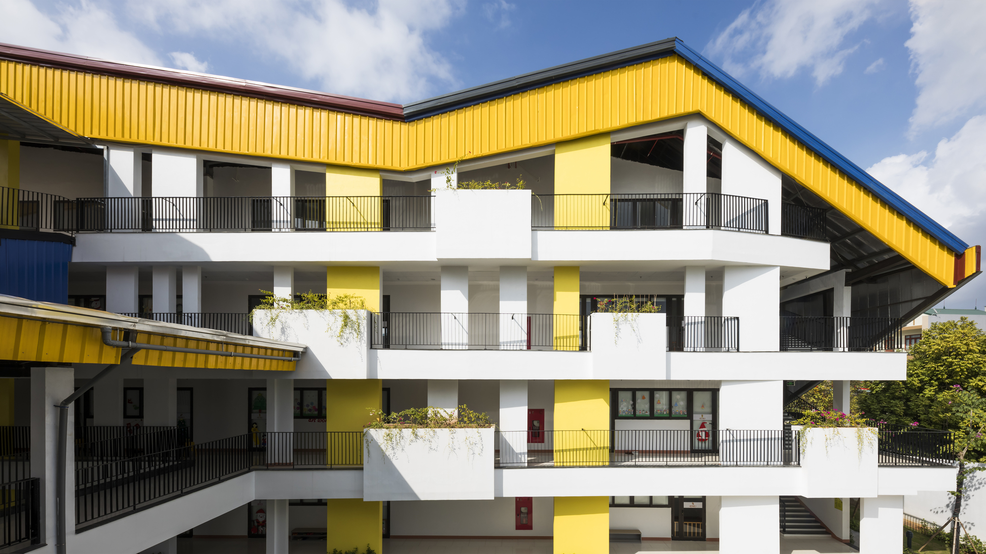 Gallery of Da Hop Kindergarten and Primary School / 1+1>2 Architects - 13