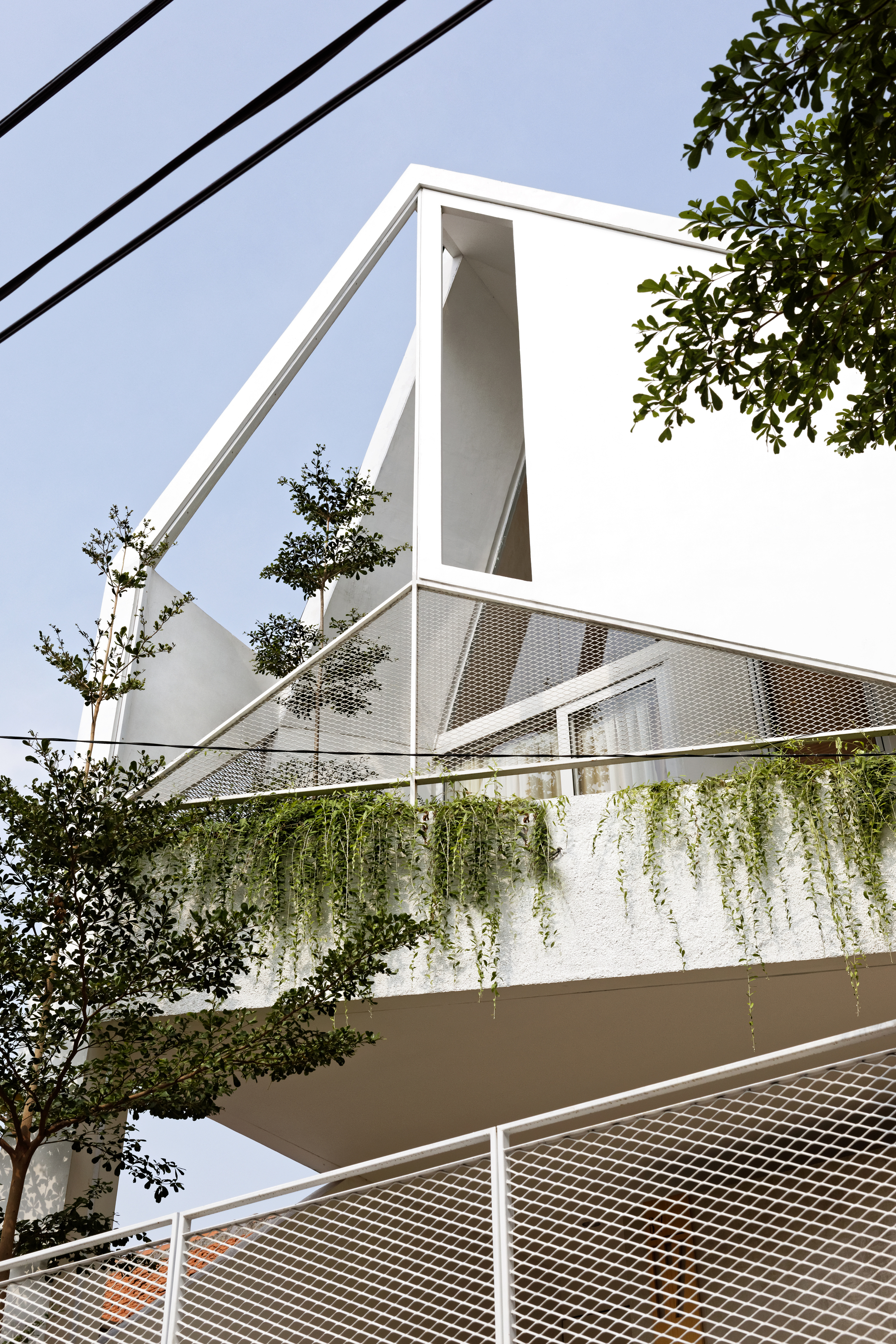 Gallery of Trow House / DELUTION - 15