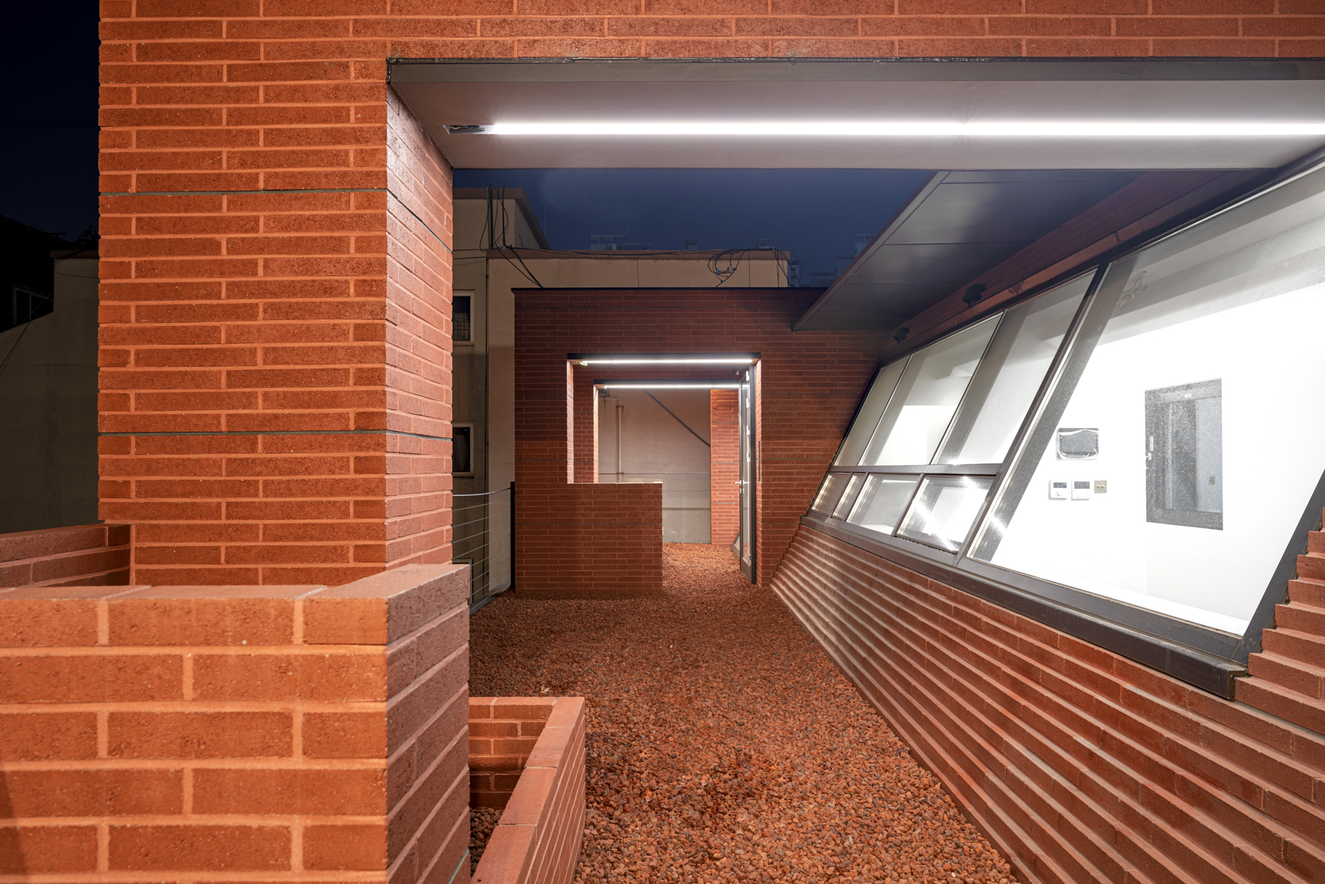 Gallery of Three Planes Five Layers Apartment Building / Shammah ...