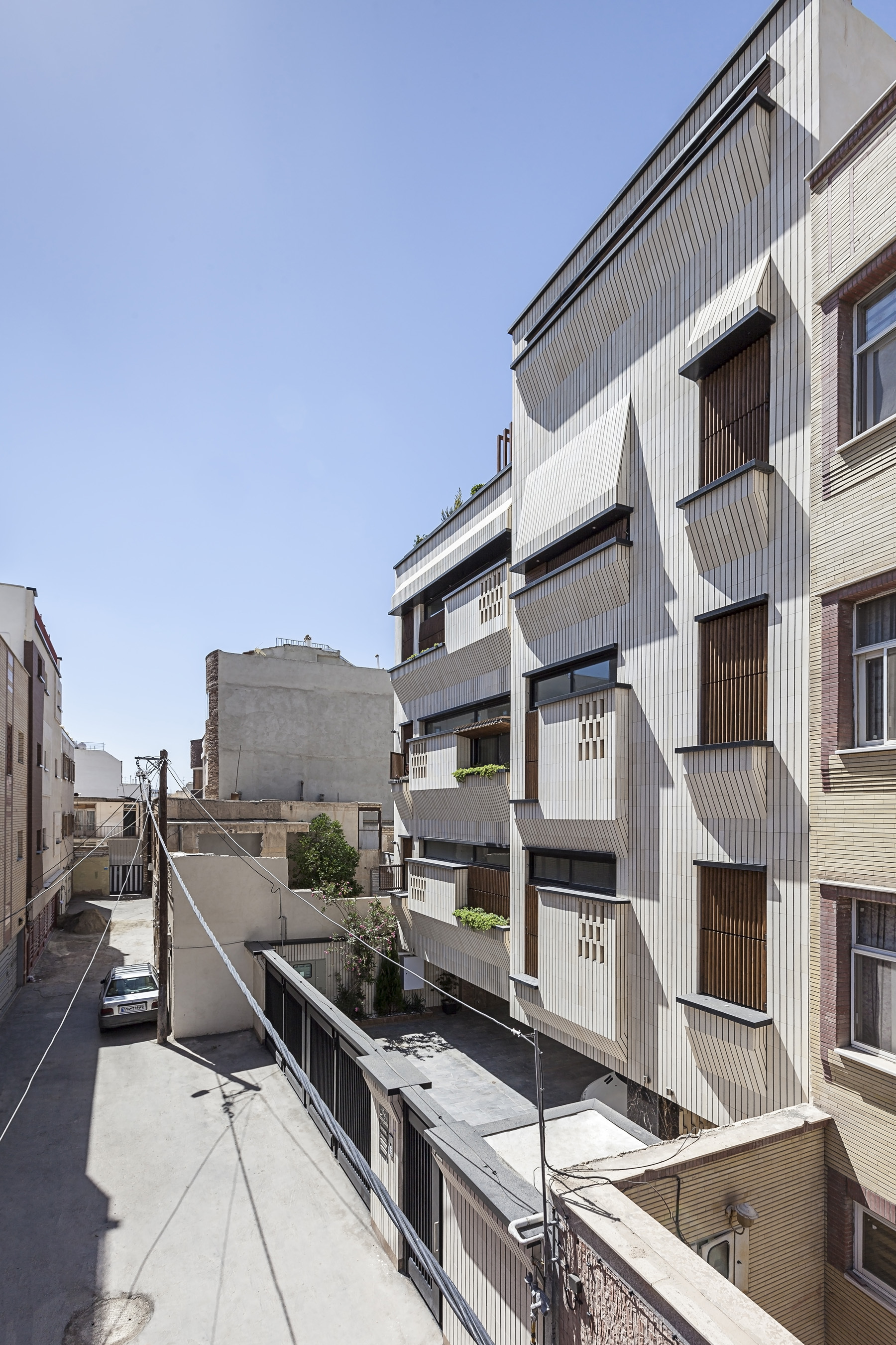 Gallery of Rouzan Residential Building / Seyed Hamed Jafari - 2